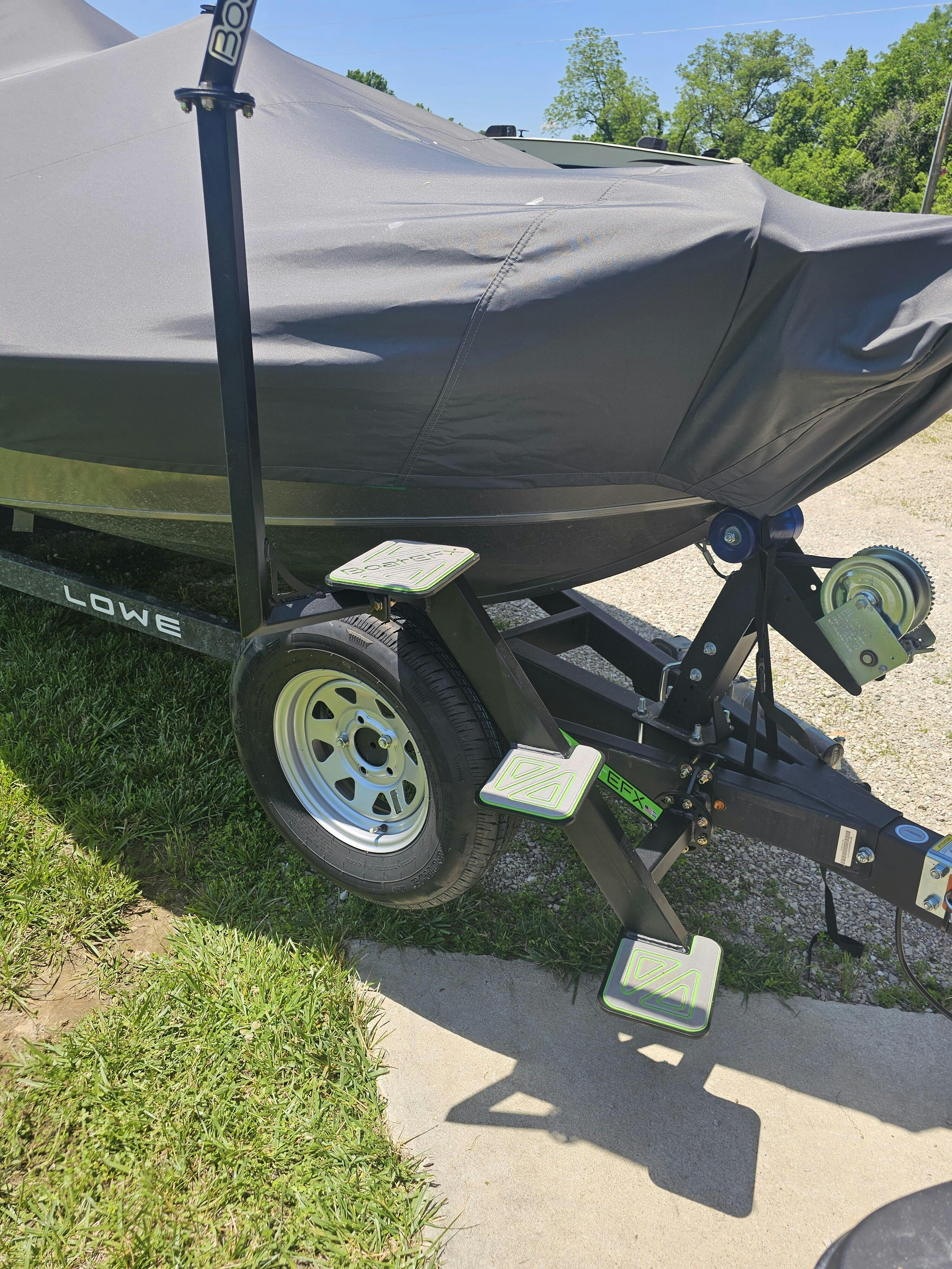 Lowe Bass Boat Trailer Steps by BoatEFX | Best Boat Trailer Steps