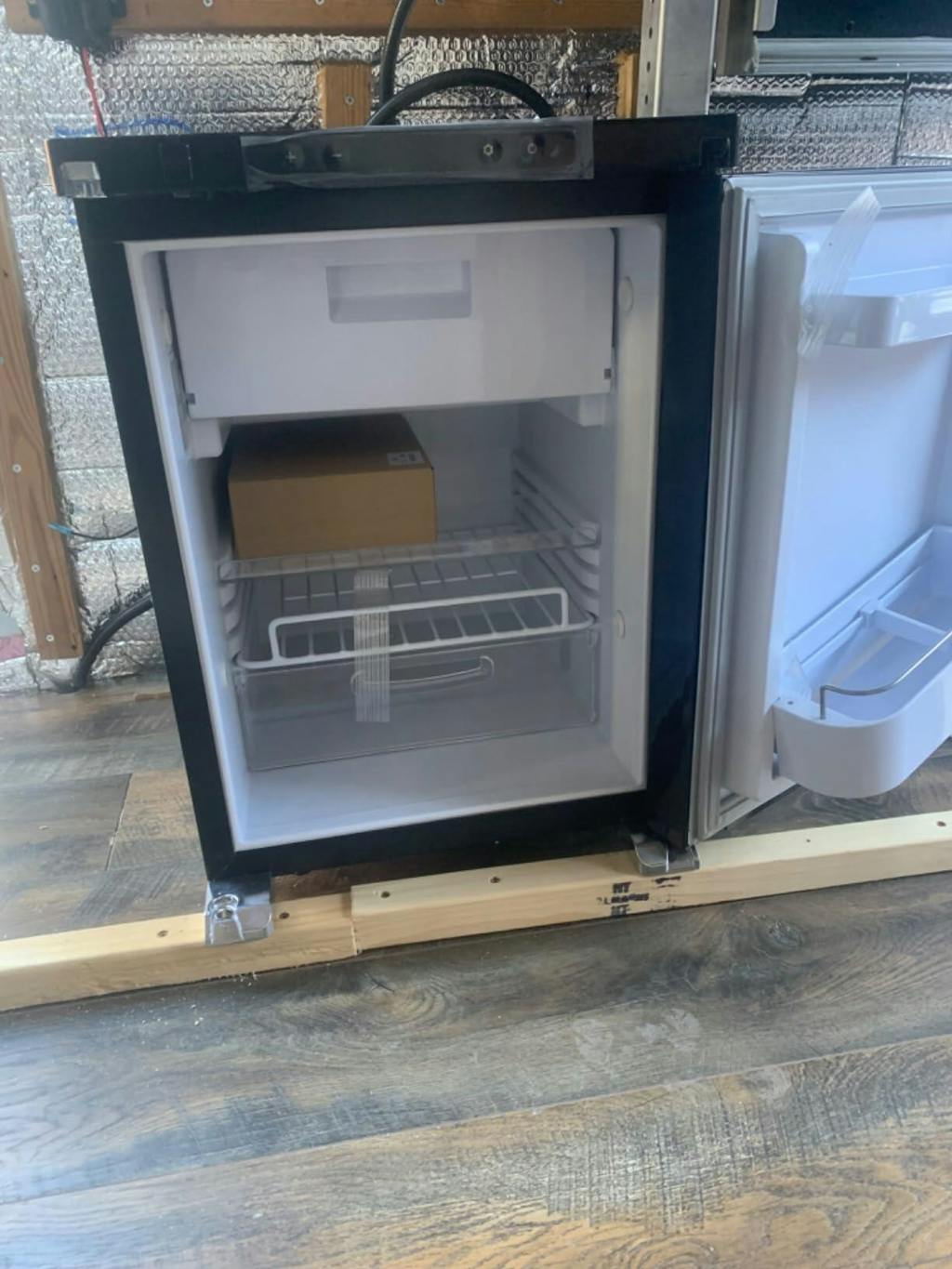 BODEGA 12 Volt RV Refrigerator 45L/1.6cu.ft RV Fridge and Freezer