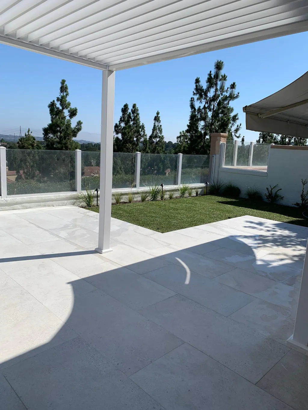 Bon Pergola - Shop Modern Motorized Louver Pergola Kits CA