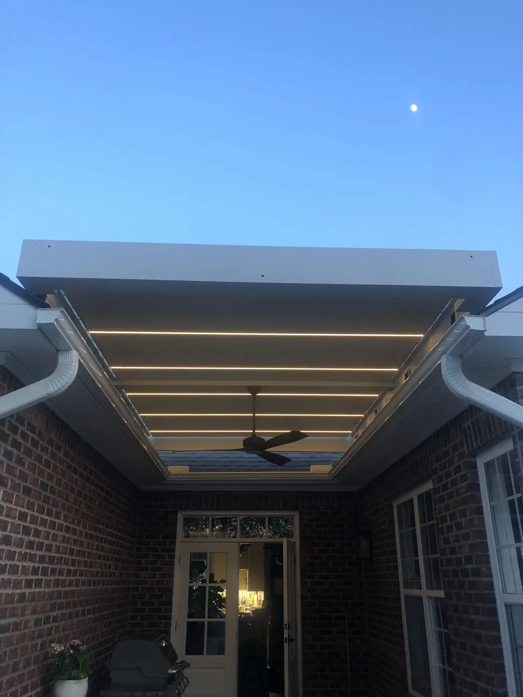 Weatherproof Pergola - Motorized Louver W/ Lighting