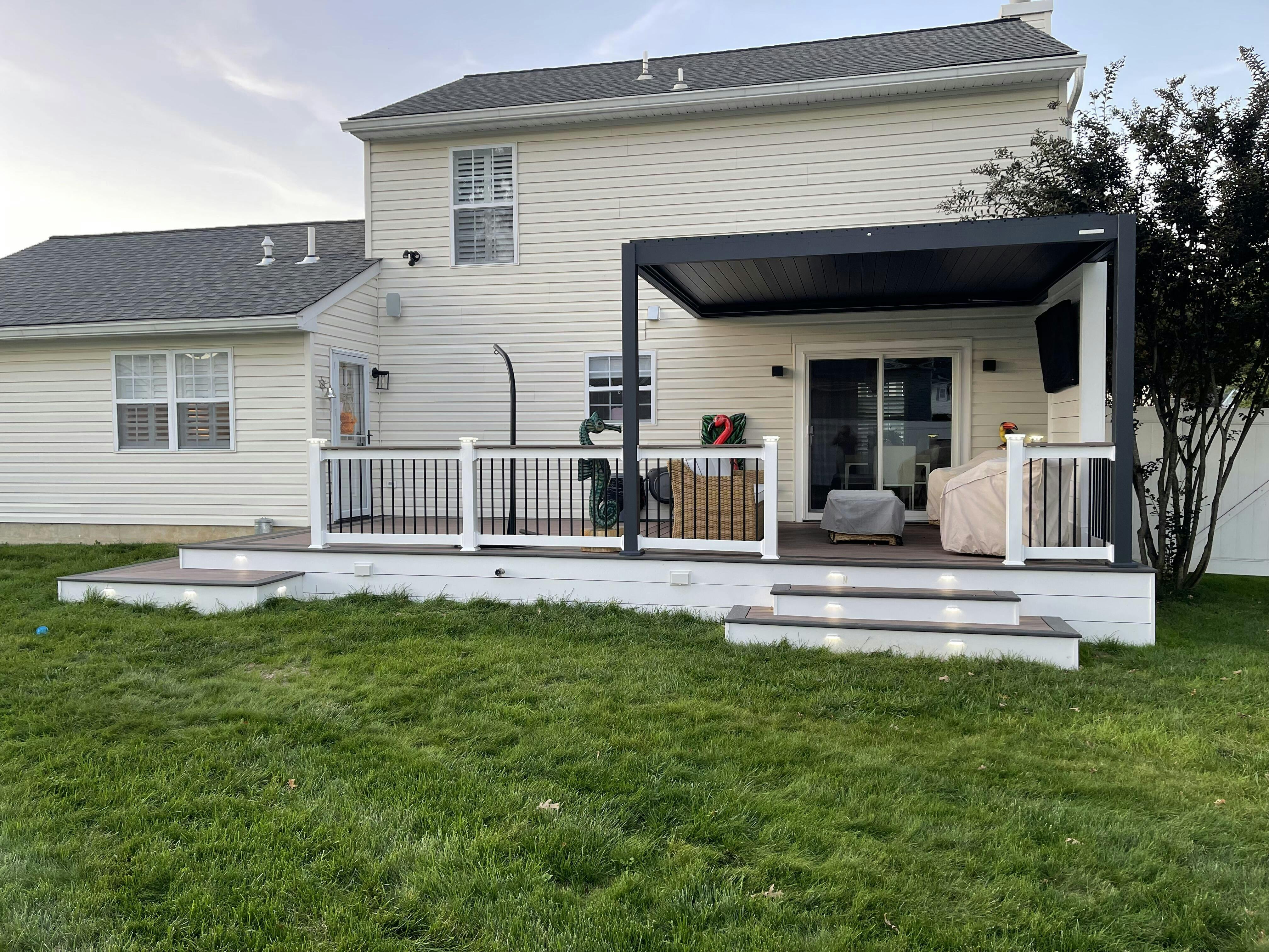 Villa Pergola - Motorized Louver W/ Edge Lighting