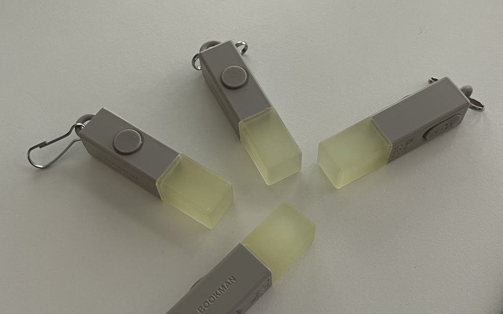 Glowing Lightstick for visibility in traffic – BOOKMAN