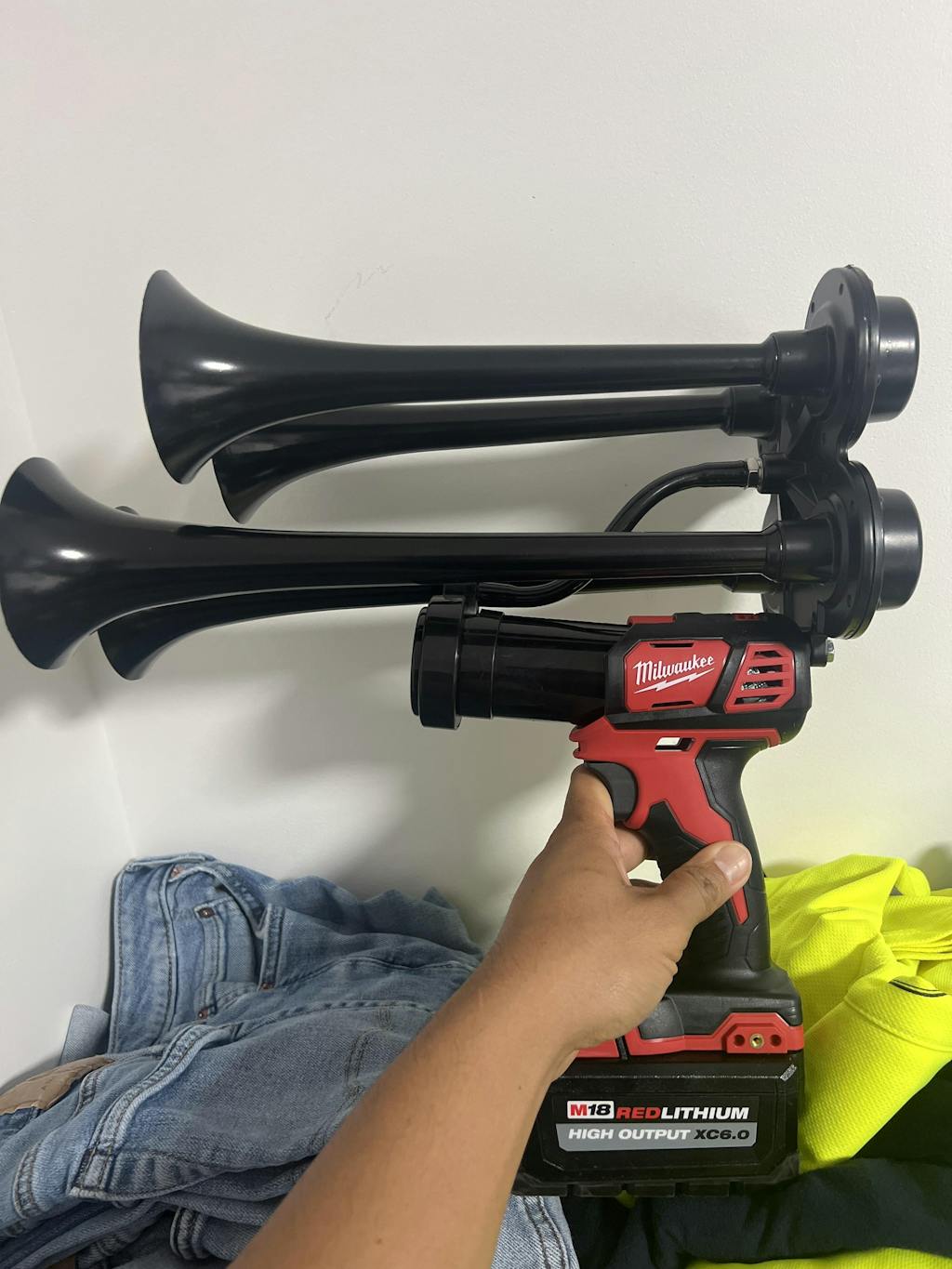 Milwaukee Train Horn M18 - Extreme Loud Air Horn with Remote