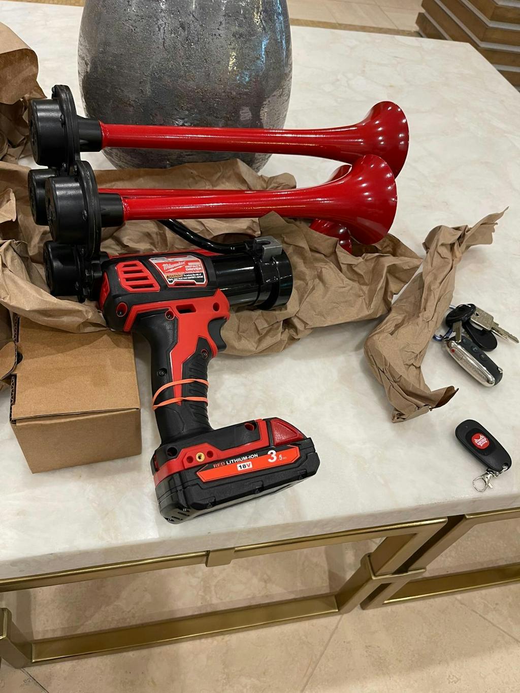 Milwaukee Train Horn M18 - Extreme Loud Air Horn with Remote