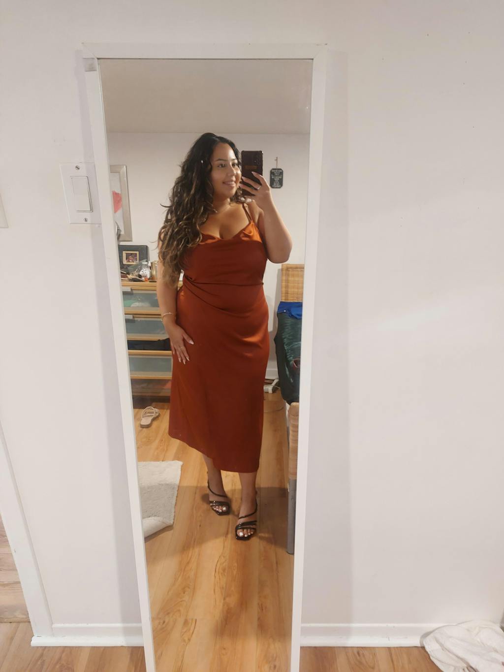 Chloe Rose Pâle Robe Midi en Satin à Col Baveux | Boutique 1861