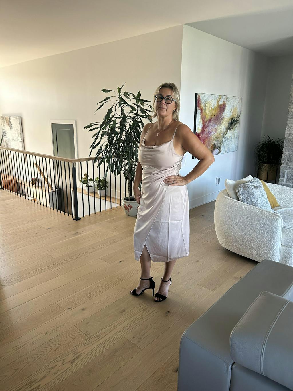 Chloe Rose Pâle Robe Midi en Satin à Col Baveux | Boutique 1861