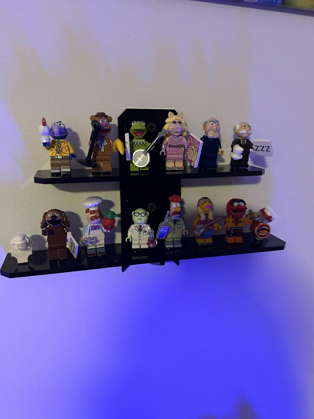 Wall-Mount Display Stand for LEGO Minifigures – Brickcessories
