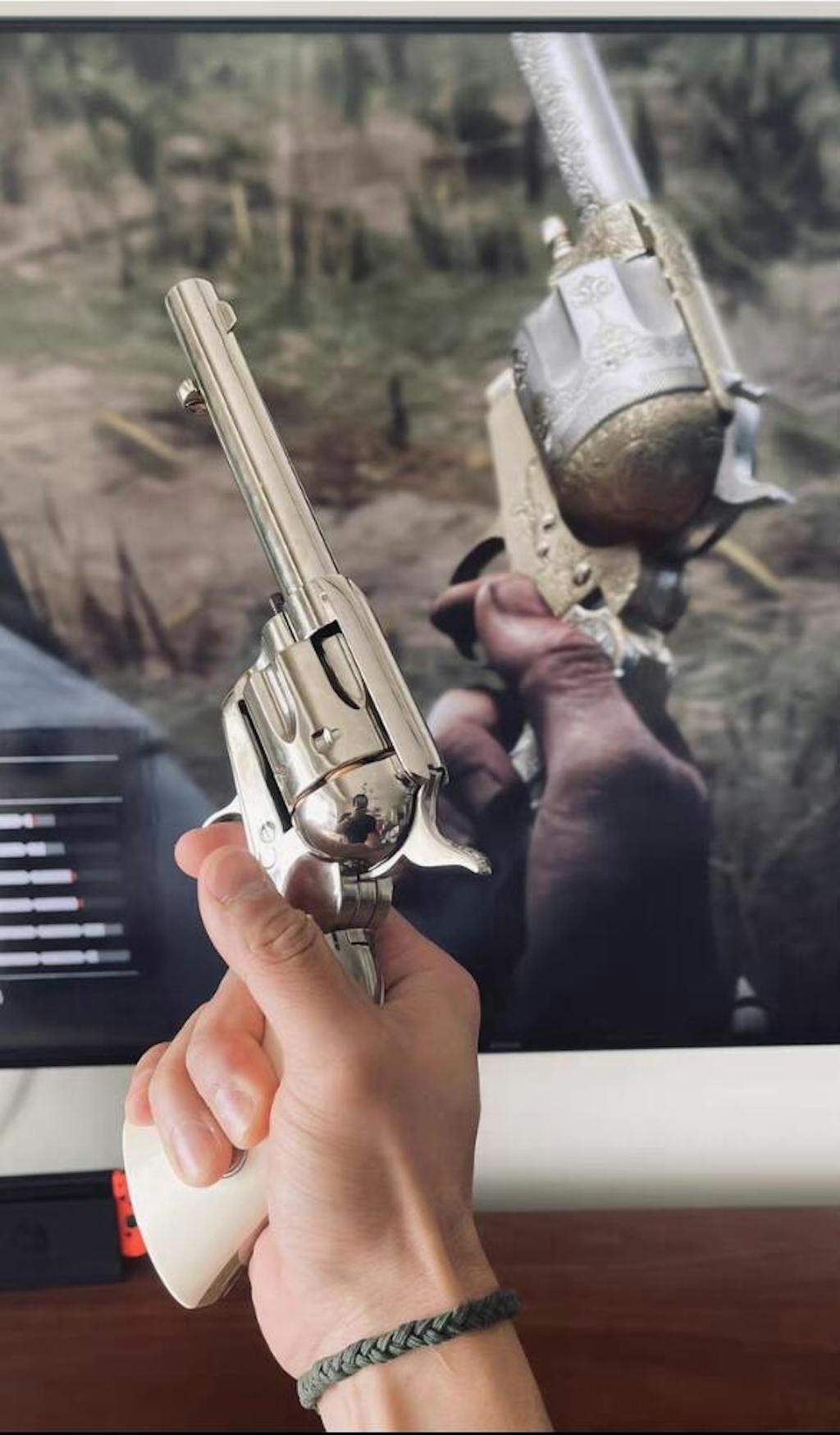 Cowboy Revolver Toy – BRRRRT
