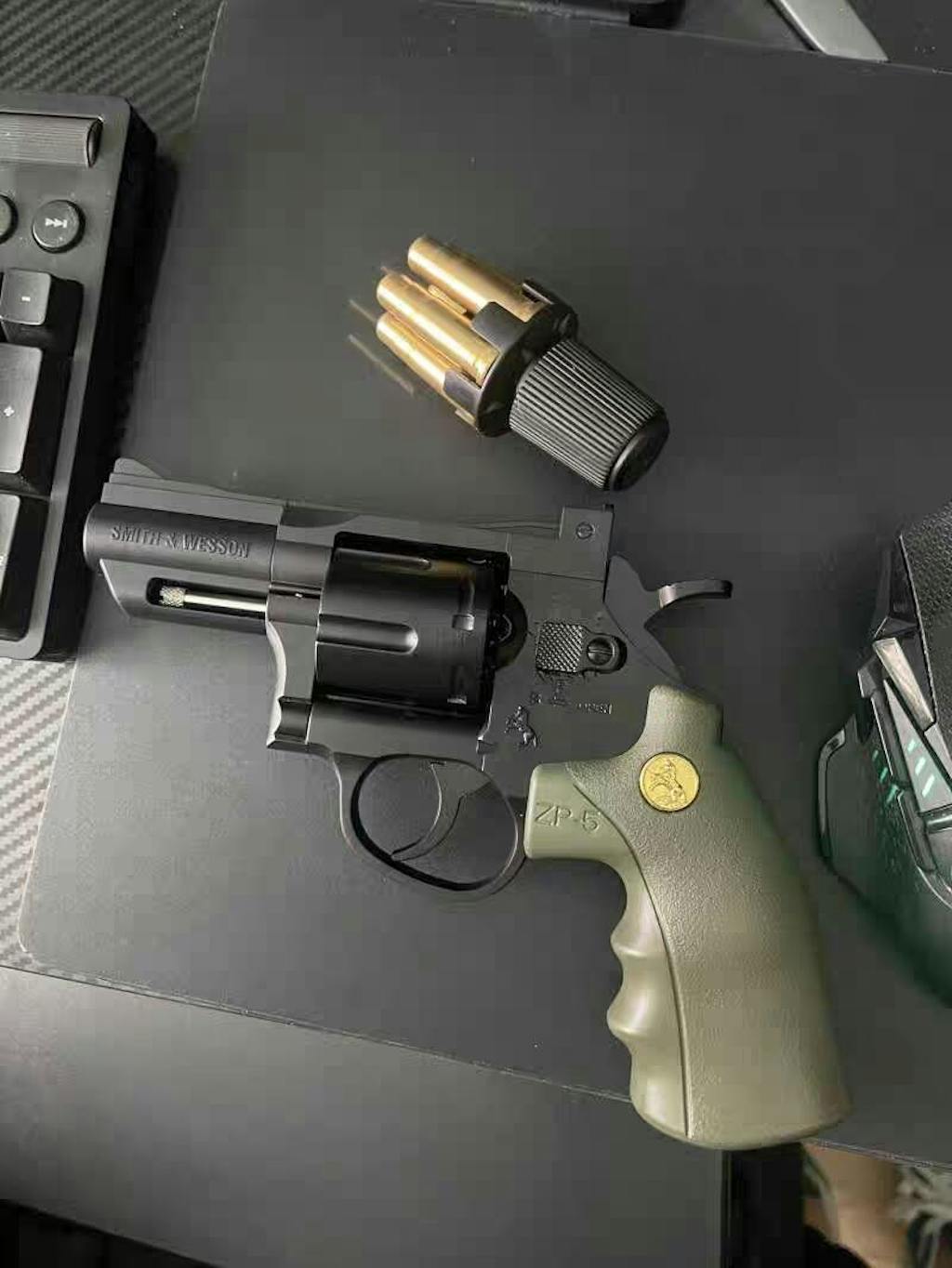 ZP5 Revolver Soft Bullet Toy – BRRRRT