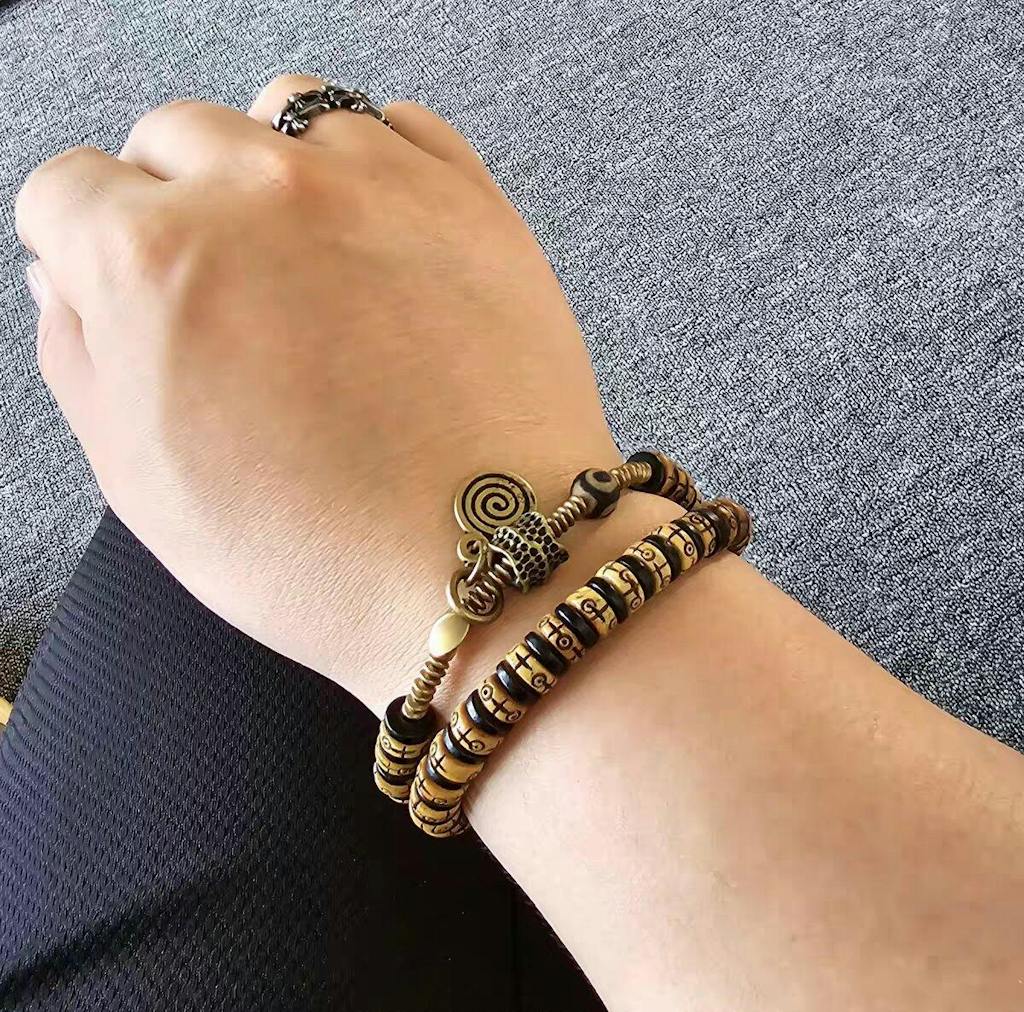 Red String of Fate Meaning and Symbolism: The Soulmate Legend ...