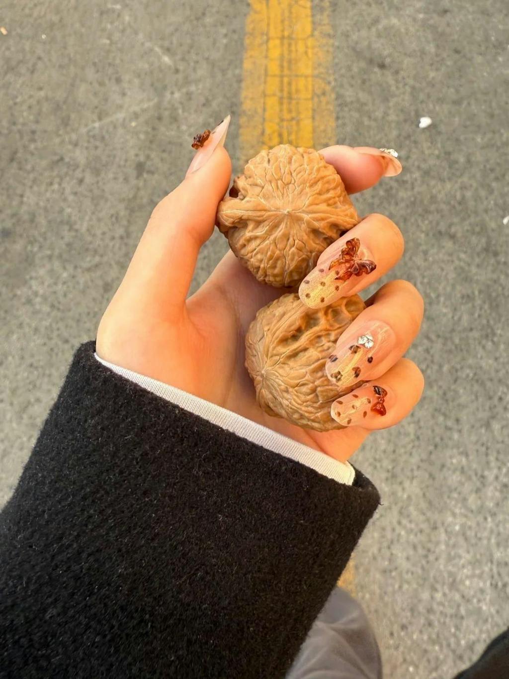 Red String of Fate Meaning and Symbolism: The Soulmate Legend ...