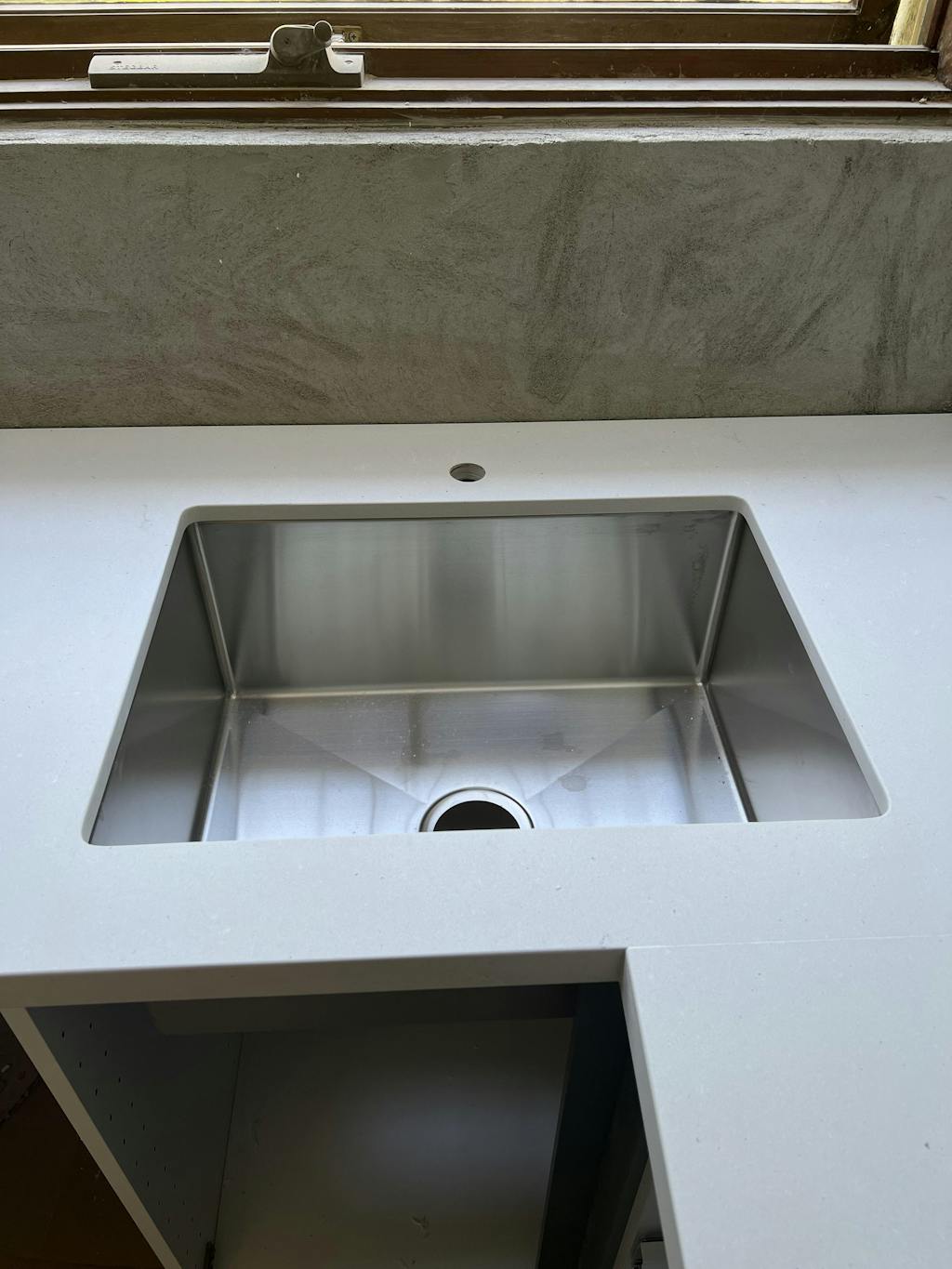 Alma Willow 600x450 Medium Single Bowl Sink – Buildmat
