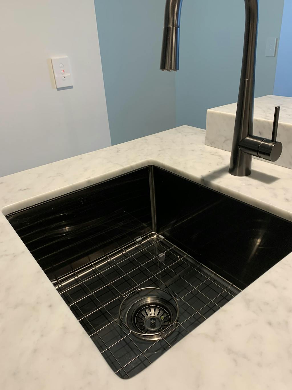 Alma Brushed Gunmetal Penny 510x450 Single Bowl Sink – Buildmat