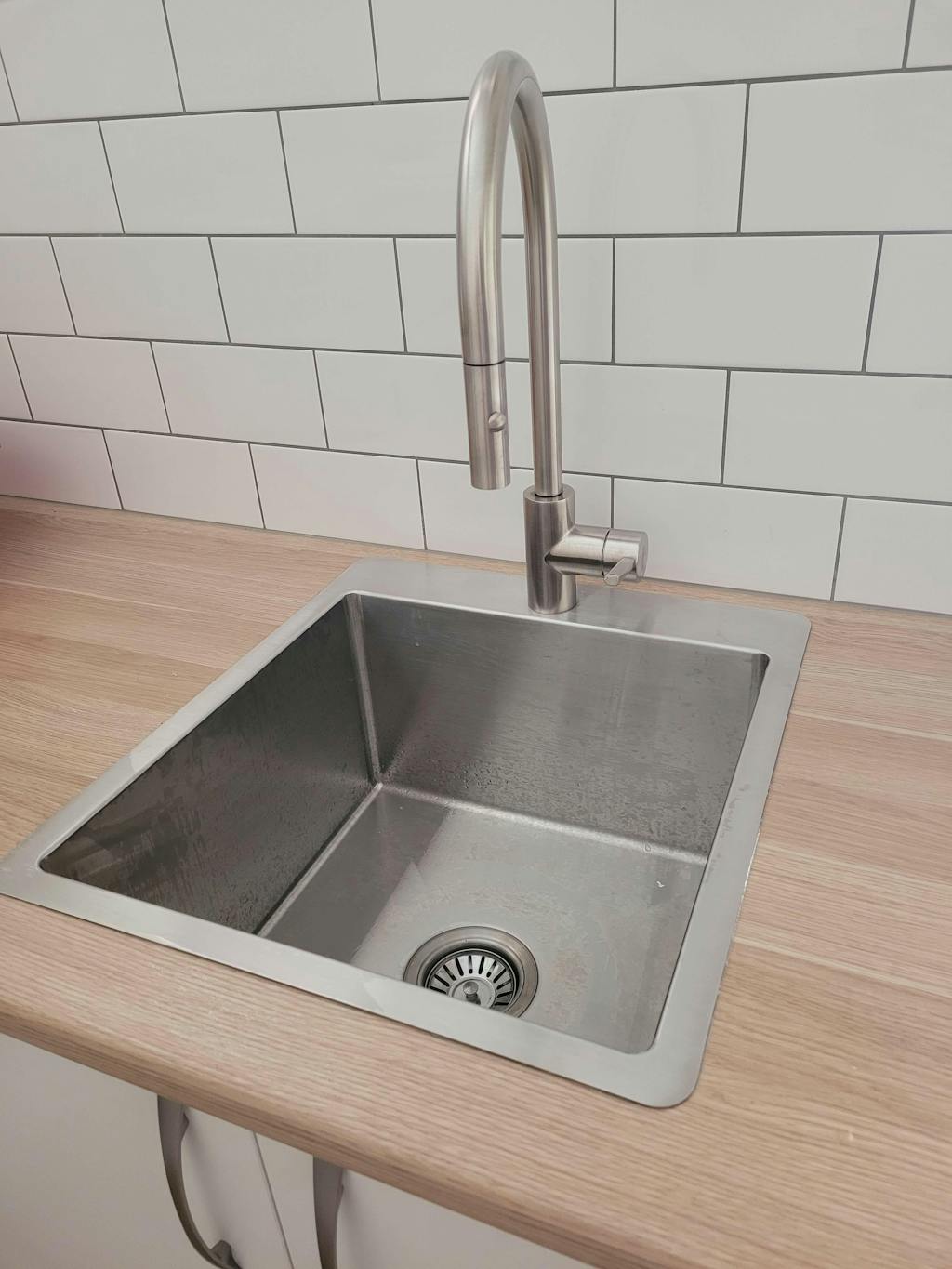 Kayla 450x500 Single Bowl Tap Landing Sink#N#– Buildmat