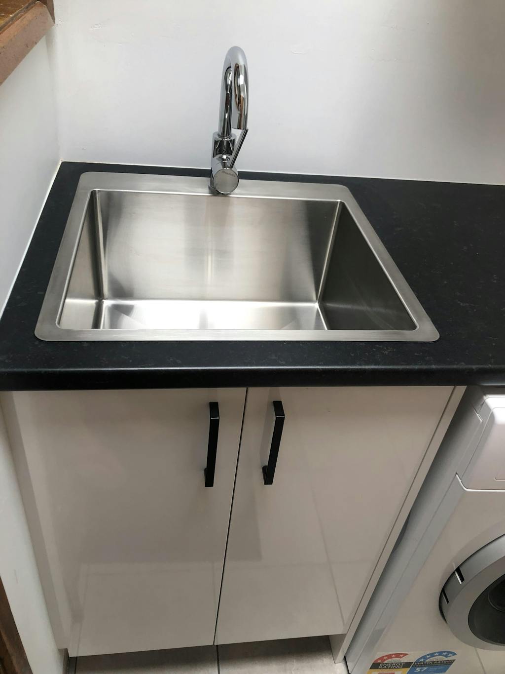 Leo 510x500 Single Bowl Tap Landing Sink#N#– Buildmat