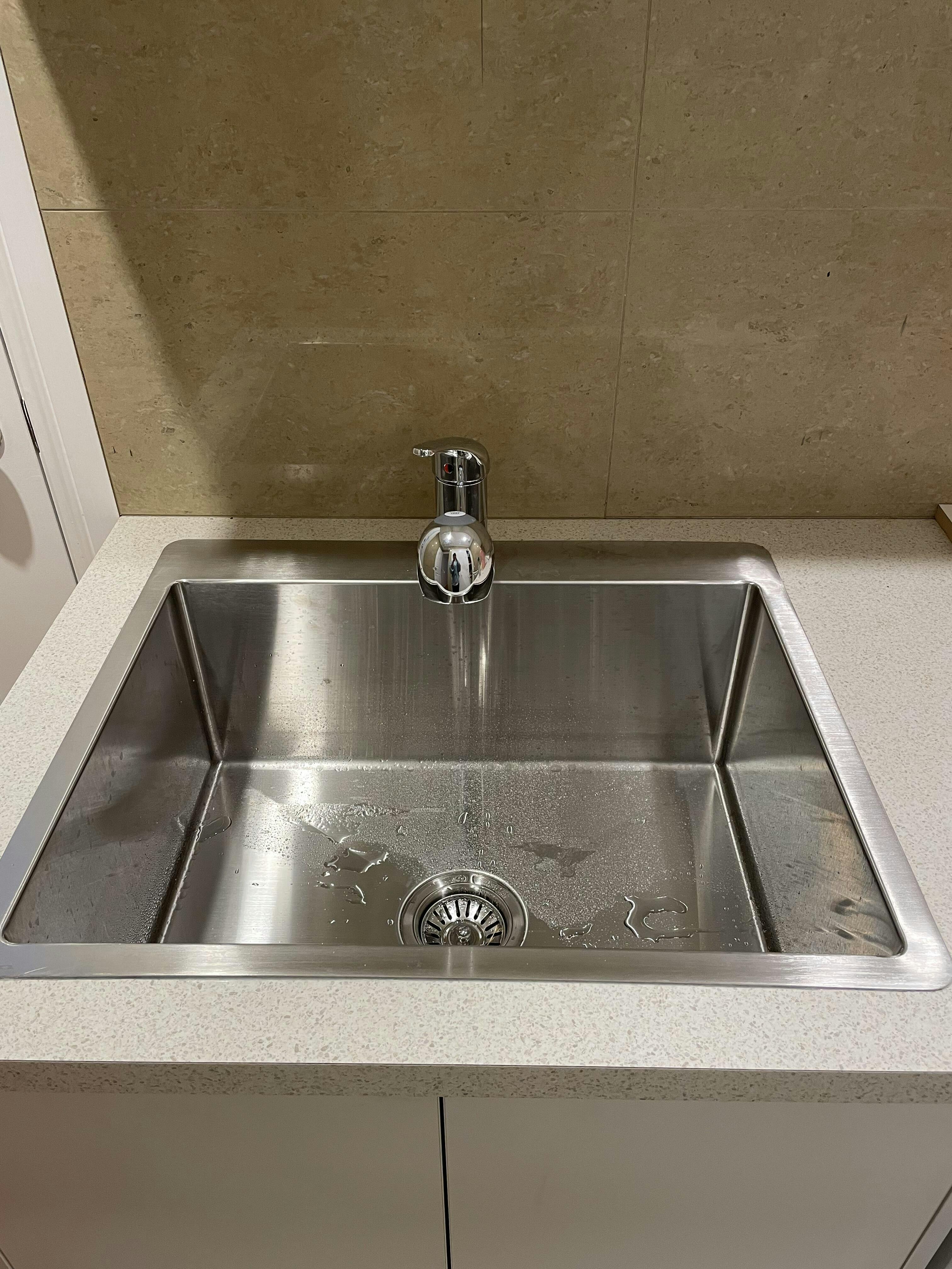 River 600x500 Medium Single Bowl Tap Landing Sink – Buildmat