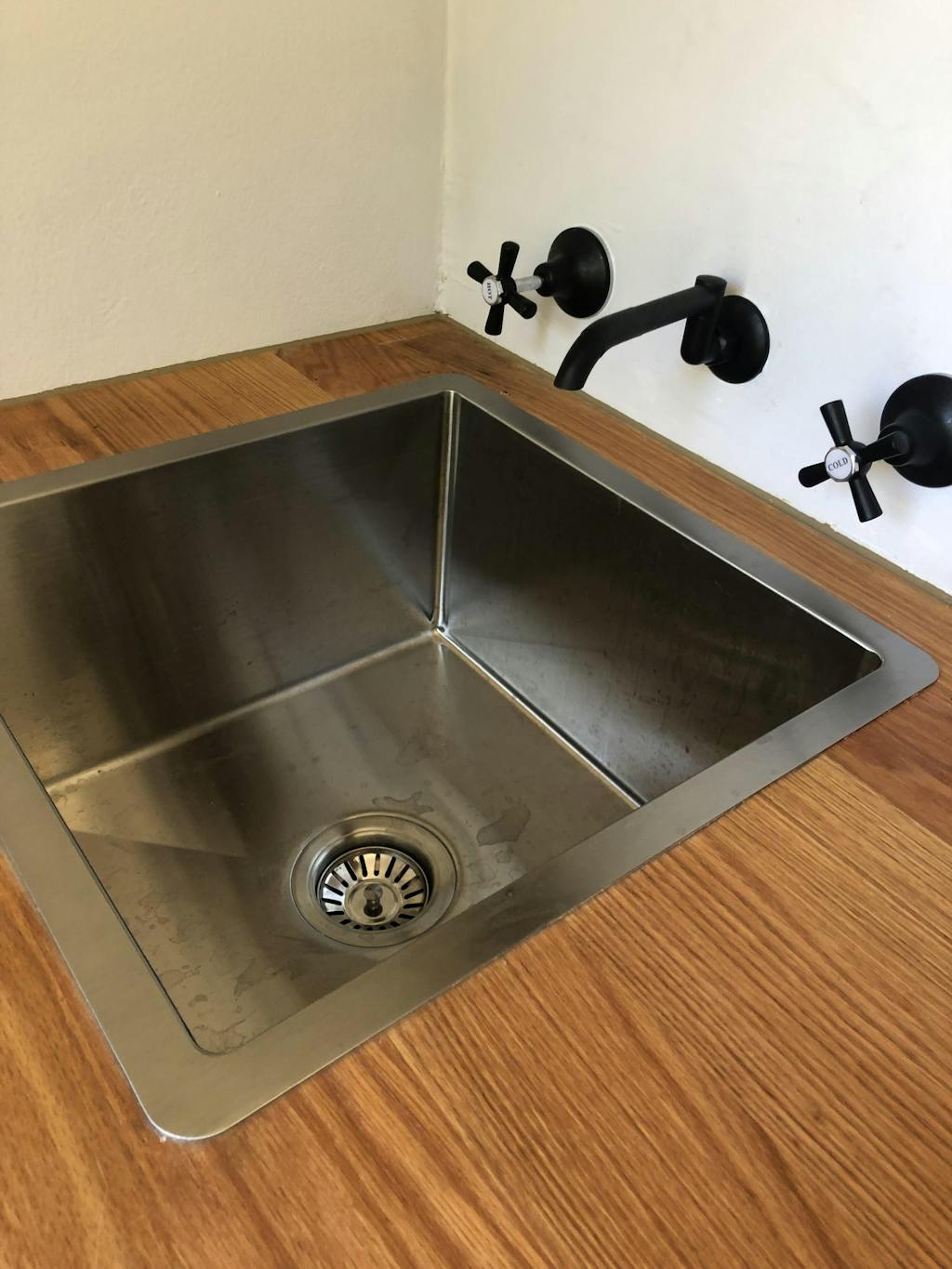 Nala 450x450 Single Bowl Sink – Buildmat