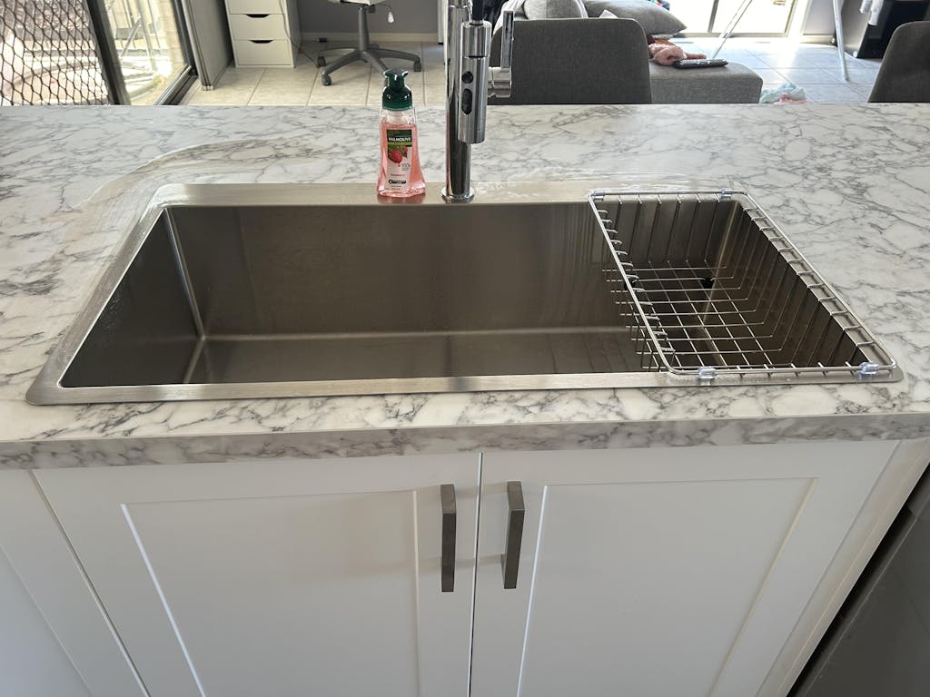 Alma Mila 900x500 XXLarge Single Bowl Tap Landing Sink – Buildmat