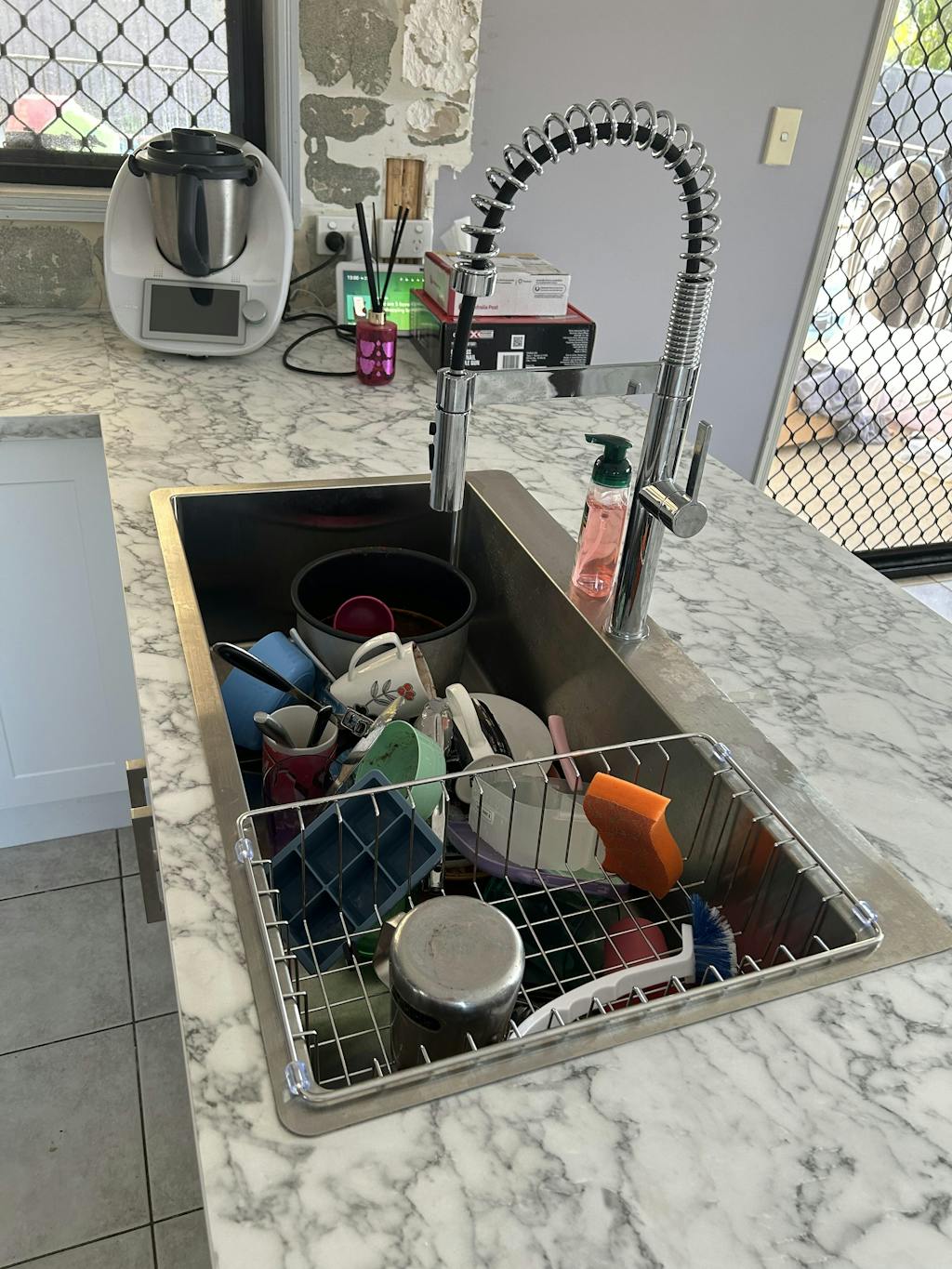 Alma Mila 900x500 XXLarge Single Bowl Tap Landing Sink – Buildmat