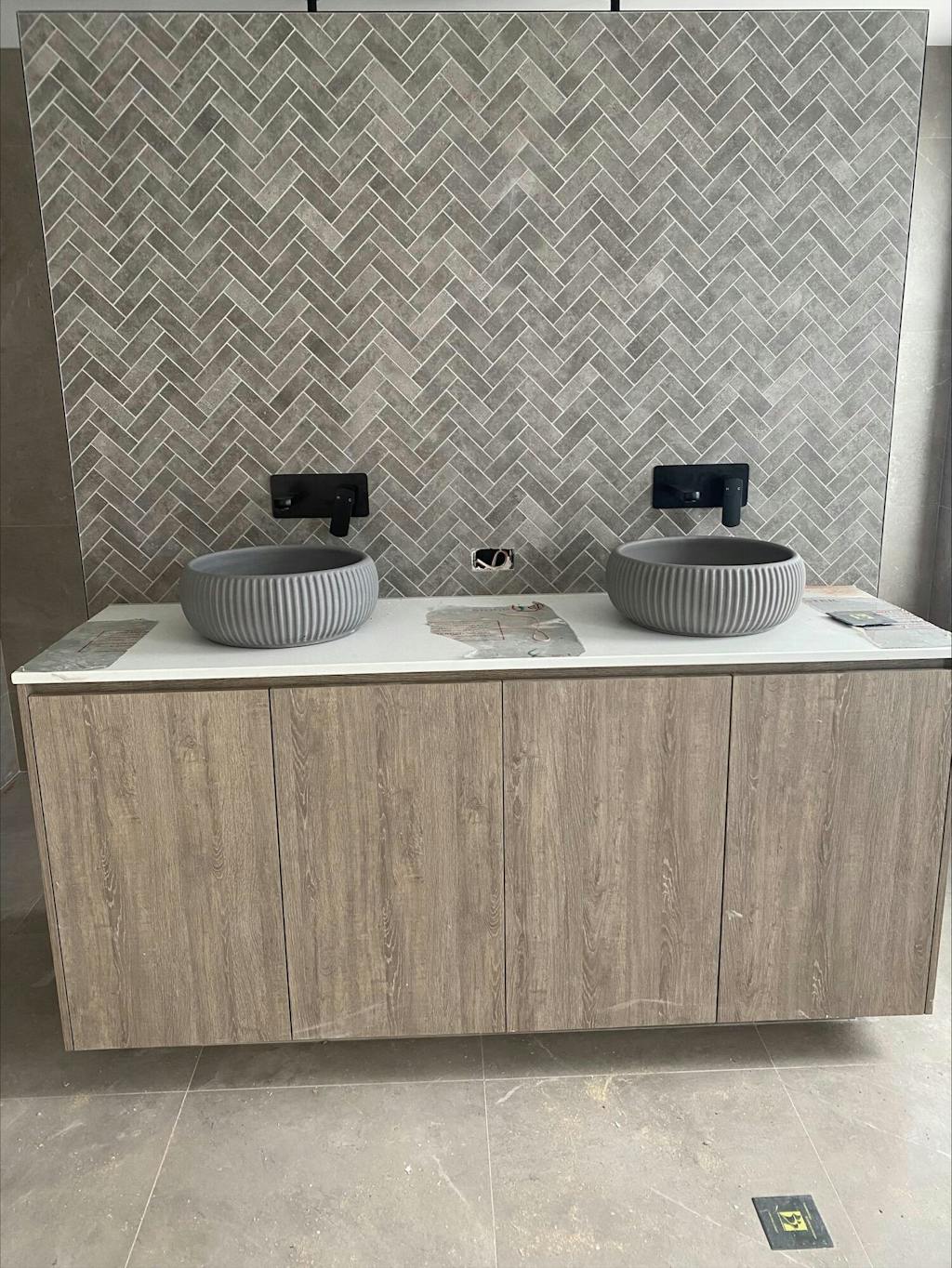 Alma Felda Meteor Grey Fluted Concrete Basin – Buildmat