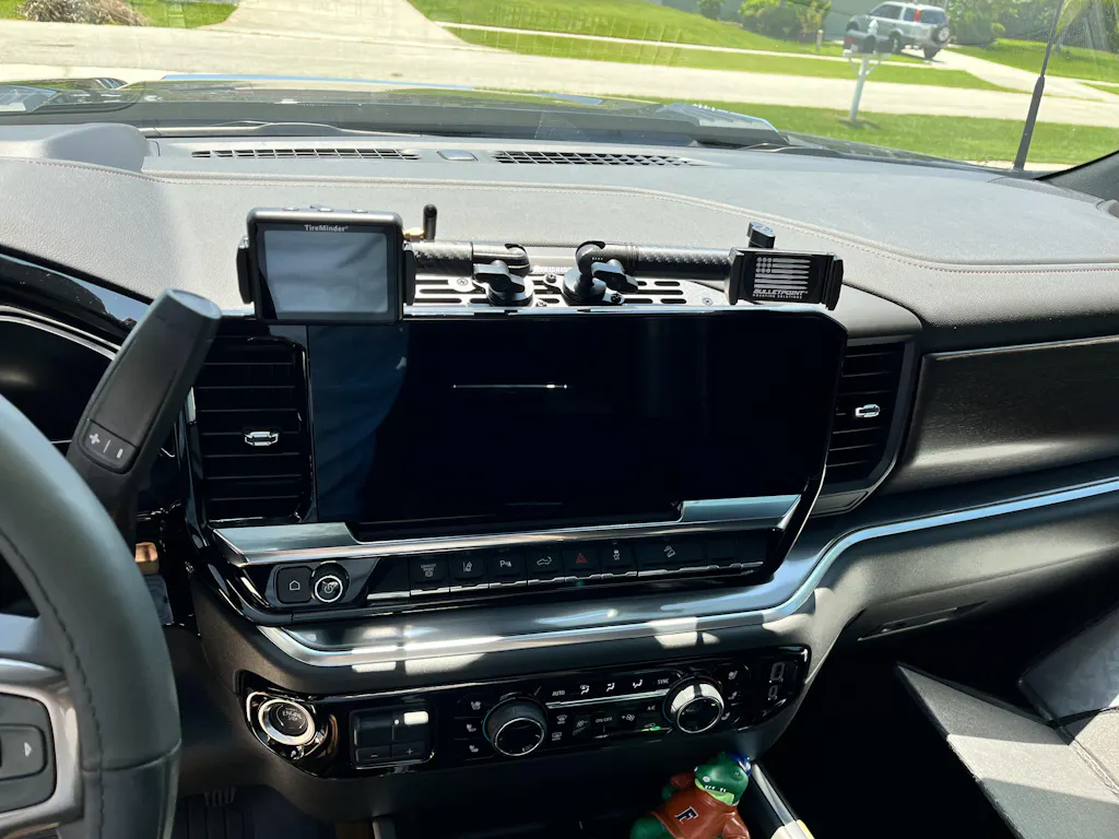 RubiGrid® 2022+ GMC Sierra + Chevrolet Silverado Dash Mount 13.4" Scre ...