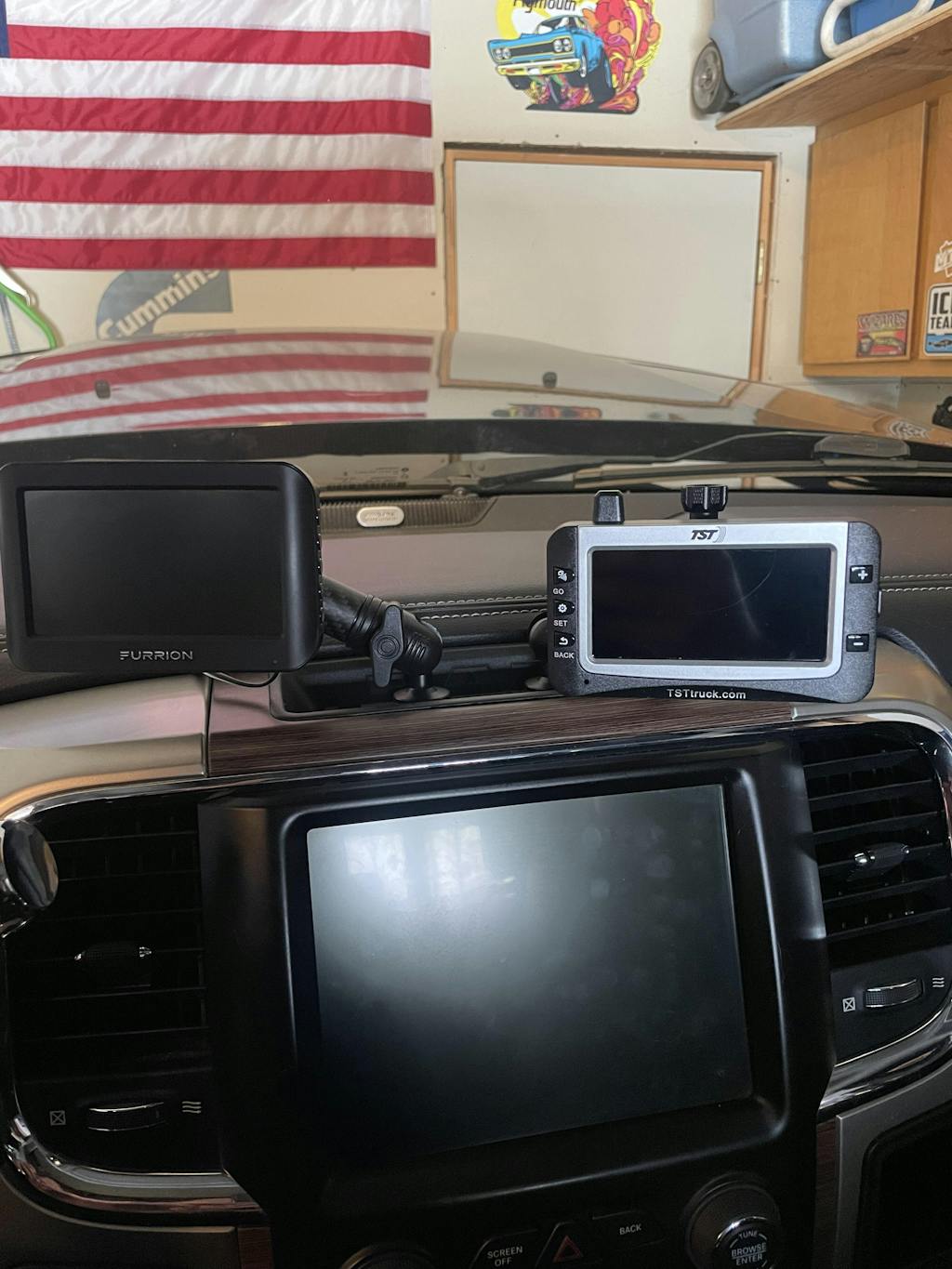 Bulletpoint RAM Truck Phone Mount Metal Series 2013-2018 - Bulletpoint ...