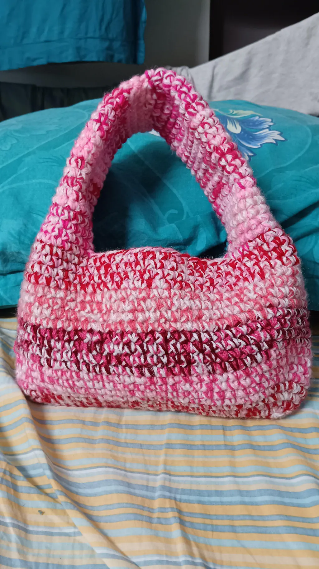 The Donut Bag Pattern: Beginner-friendly crochet bag tutorial + video ...