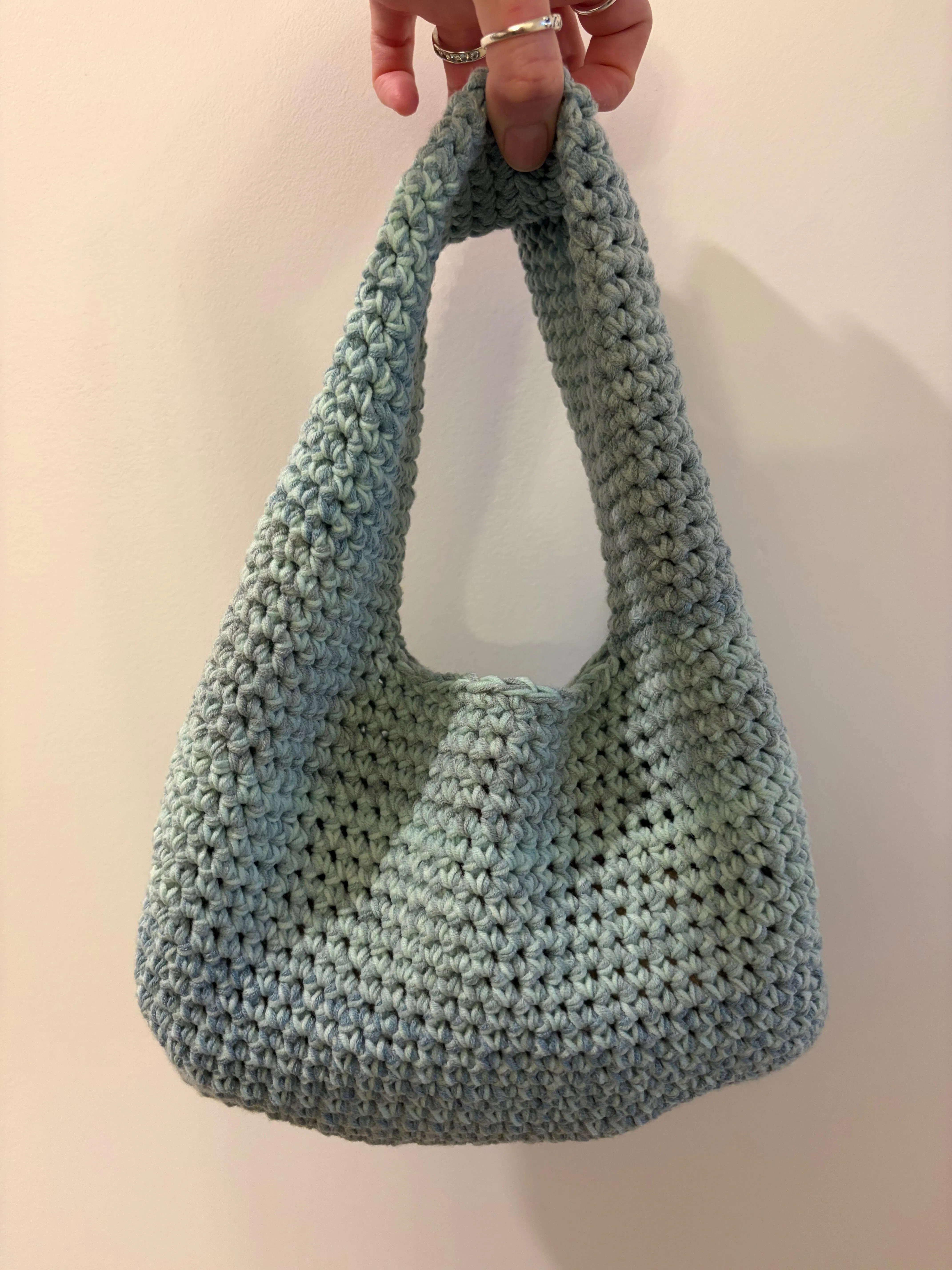 The Donut Bag Pattern: Beginner-friendly crochet bag tutorial + video ...