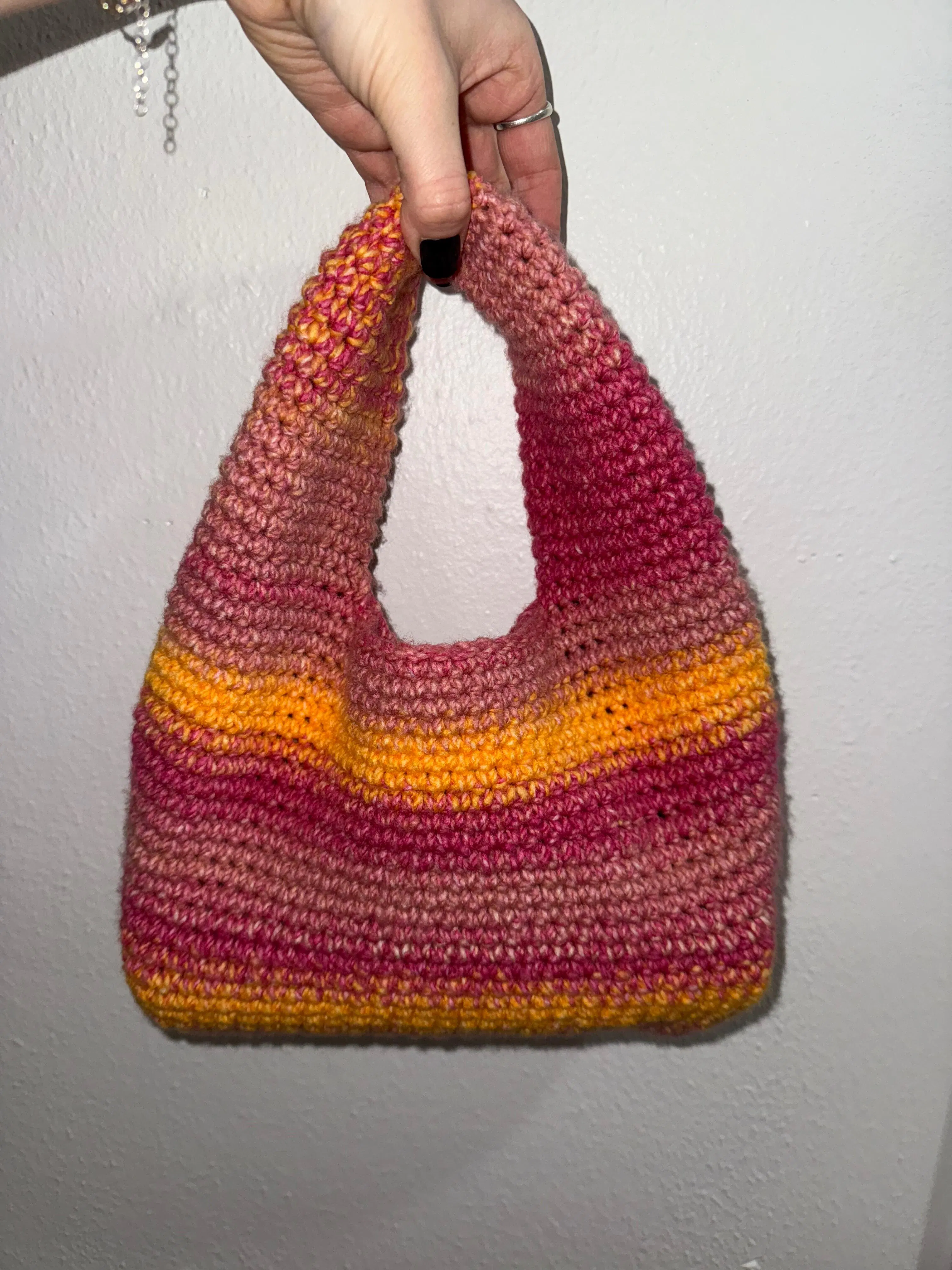 The Donut Bag Pattern: Beginner-friendly crochet bag tutorial + video ...