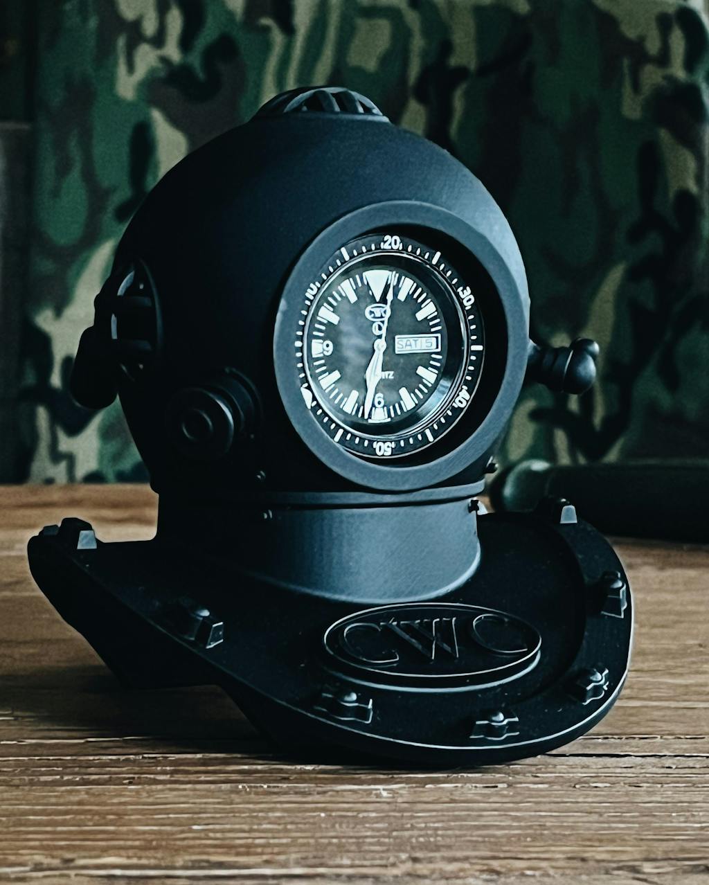 CWC Desk Diver Display Stand with free engraving