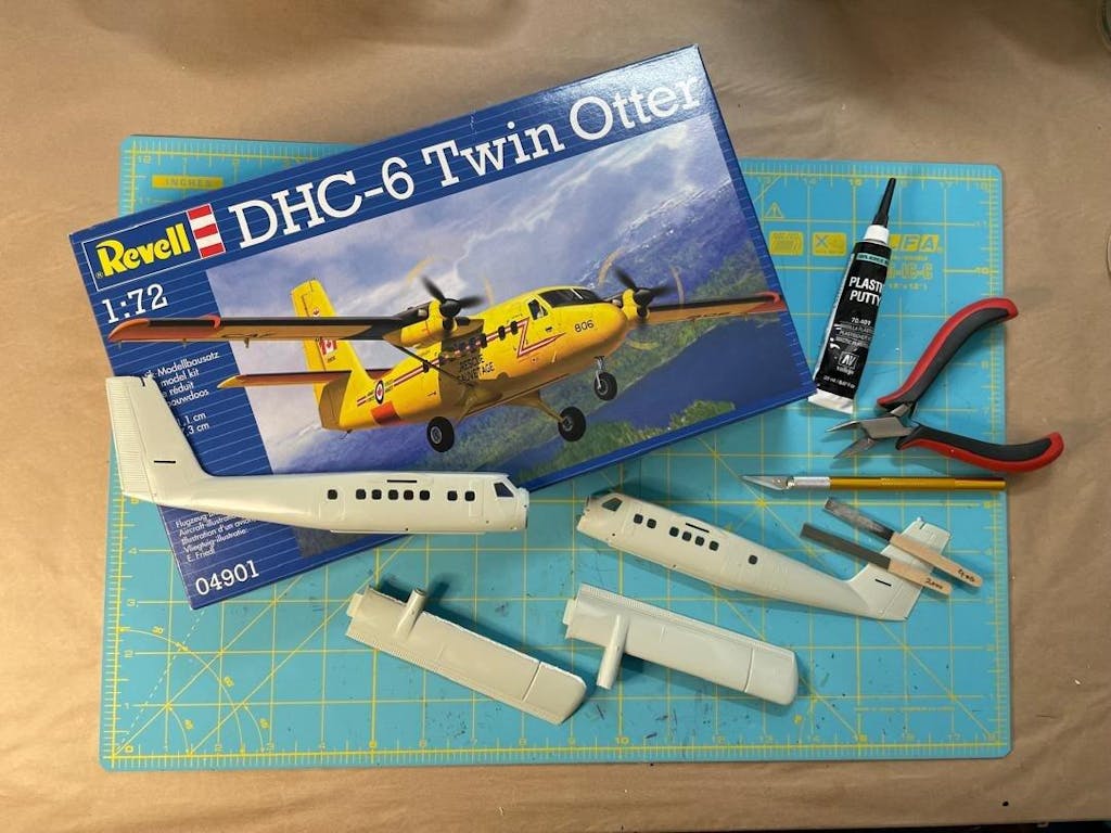 Revell DHC-6 Twin Otter Canadian Markings 1/72 Scale 04901 • Canada's ...