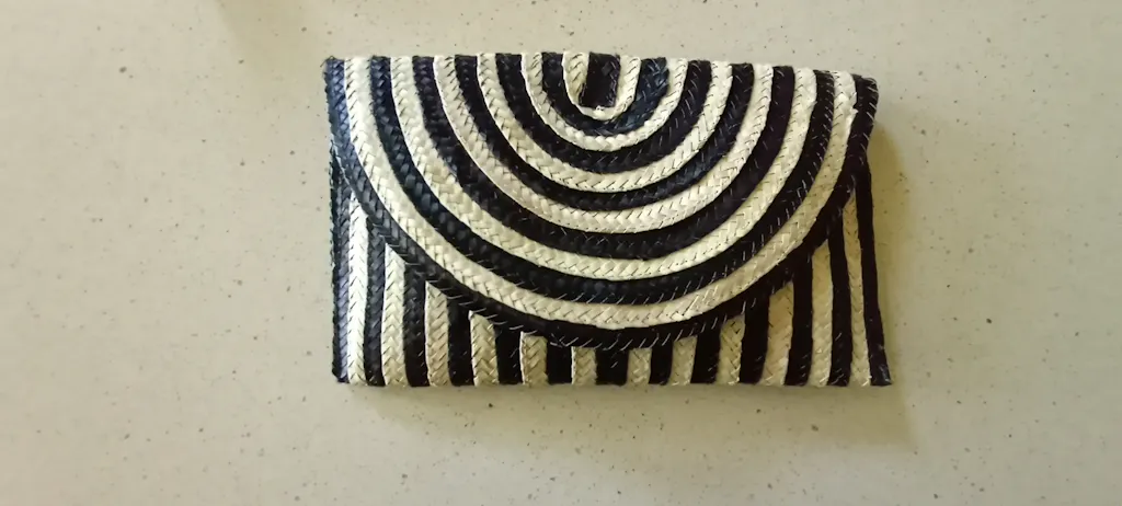 Multi-Color Woven Pandan Leaf Fold Clutch – Canggu & Co