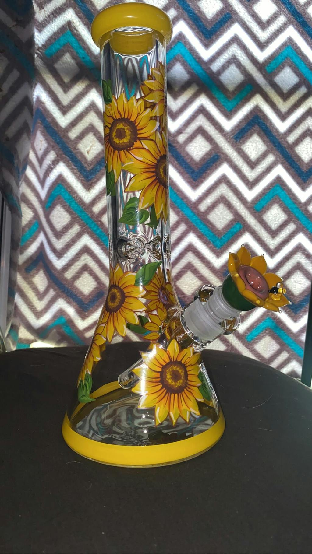 HANDPAINTED SUNFLOWER BONG – Canna Style