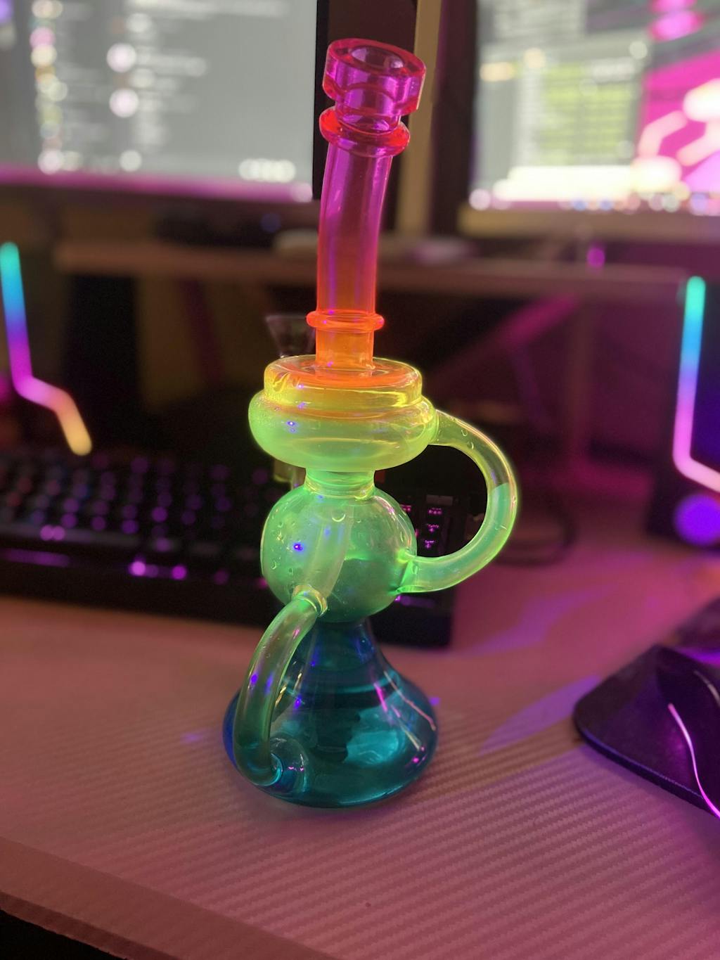 NEON RAINBOW RECYCLER BONG or RIG (uv reactive) – Canna Style