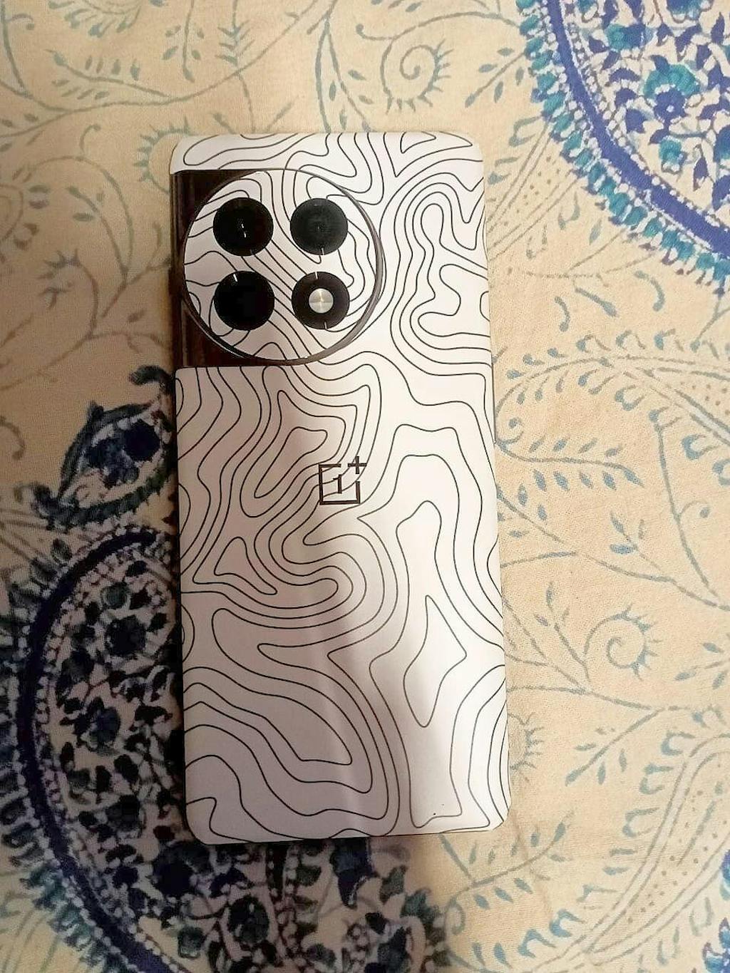 Nothing Phone 2A Skins, Wraps & Covers » Capes