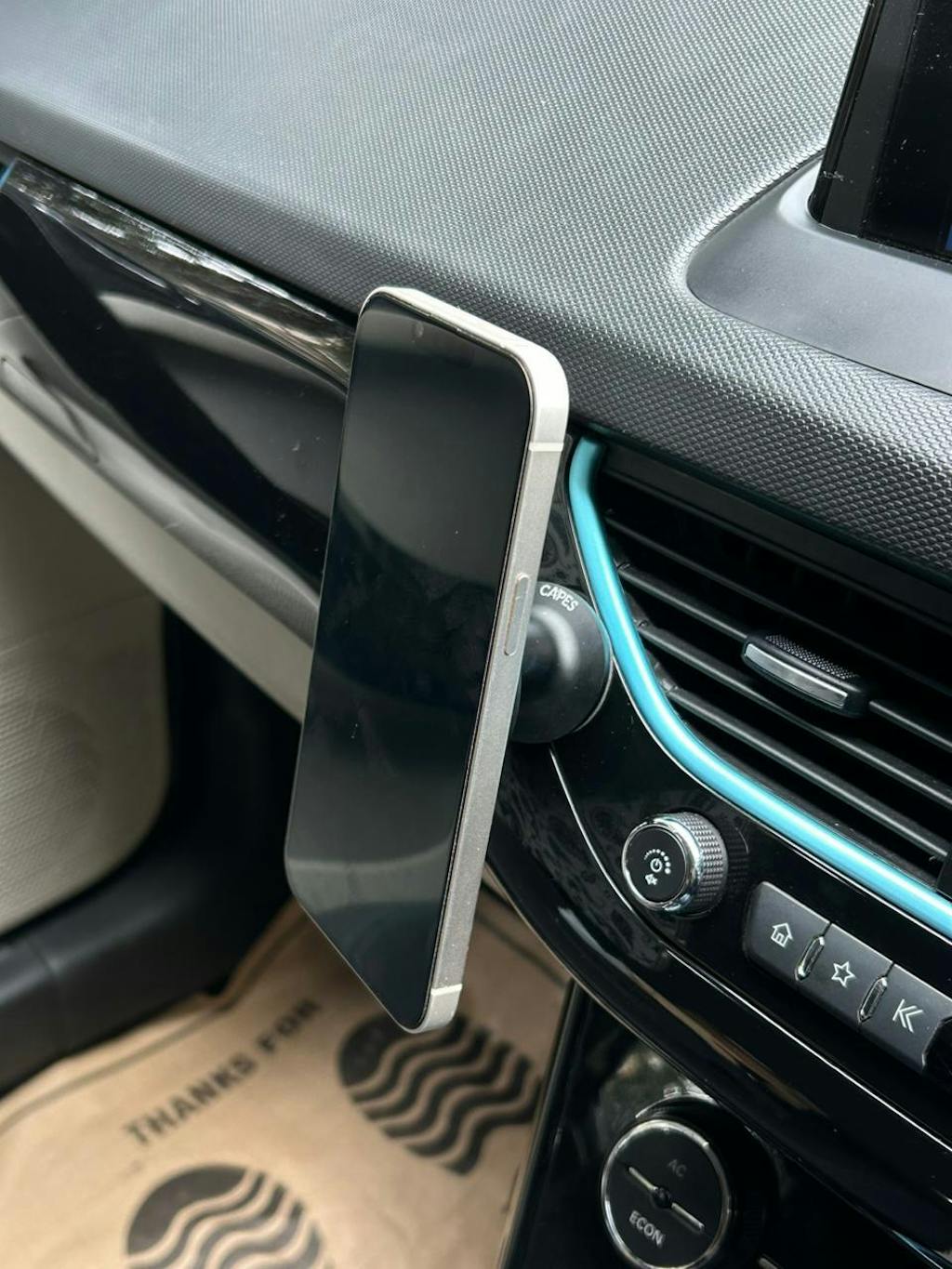 Best iPhone Adjustable MagSafe Car Mount | MagLock Car Mount