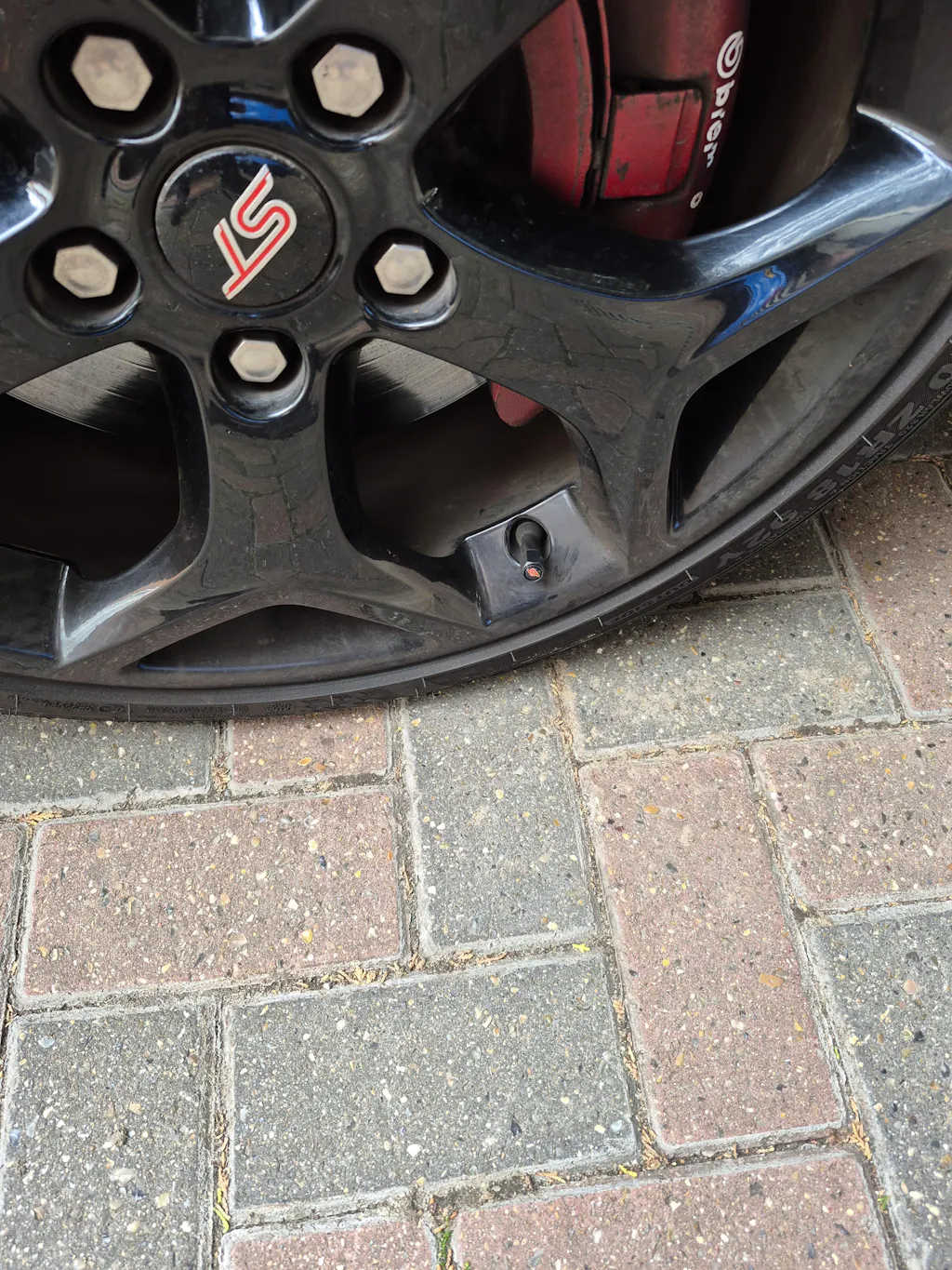 Ford ST Dust Caps x 8 Anti Rust & Corrosion - Plastic Ford ST Tyre Val ...