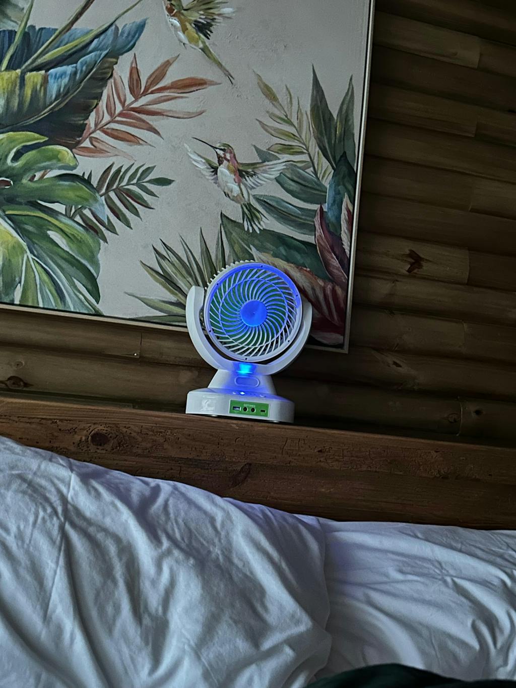 Abanico Solar Portátil 7". Ventilador Recargable Con Panel Solar. Con