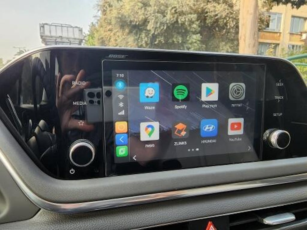 Carlinkit Wireless CarPlay Adapter - Make Your Wired CarPlay WIRELESS