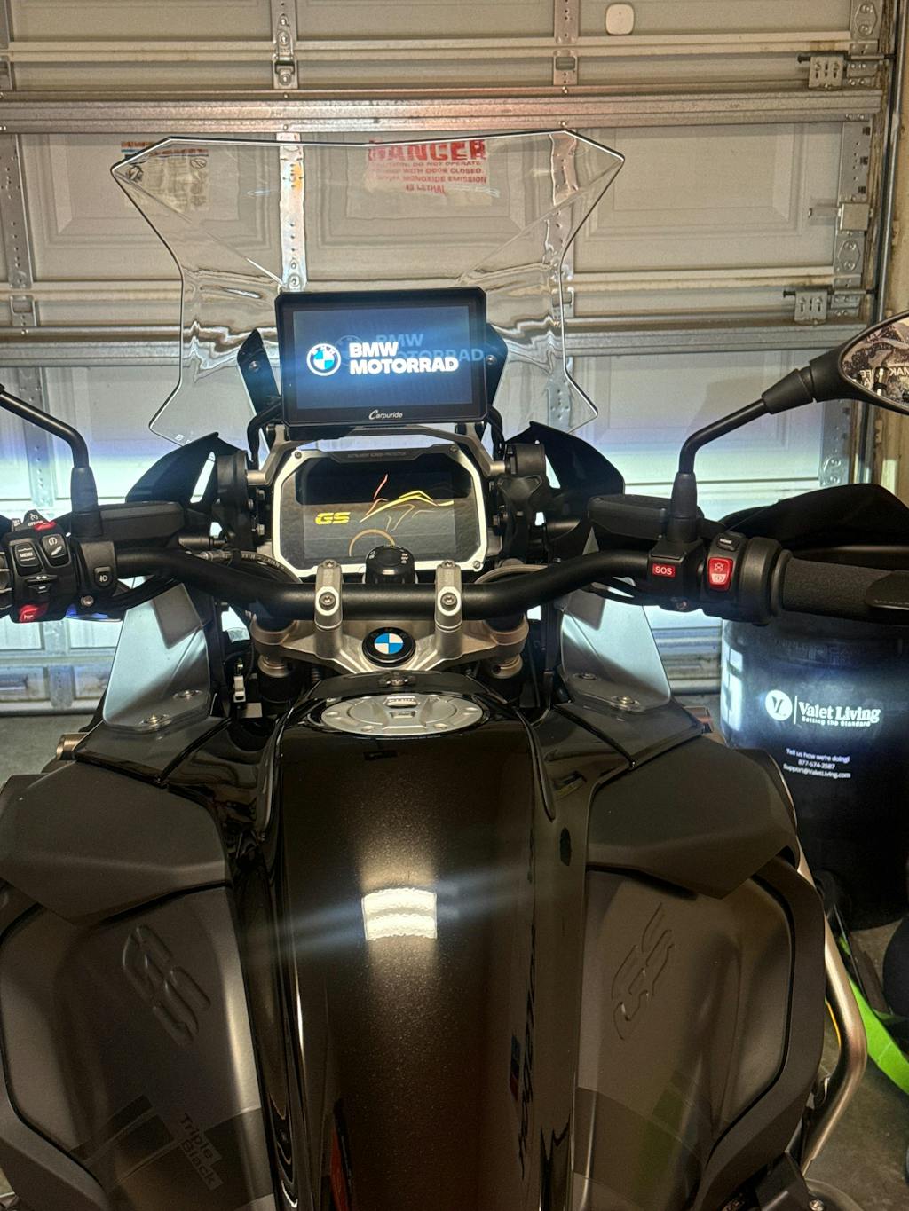 Carpuride W712D motorcycle gps | motorcycle dash cam | flip out radio