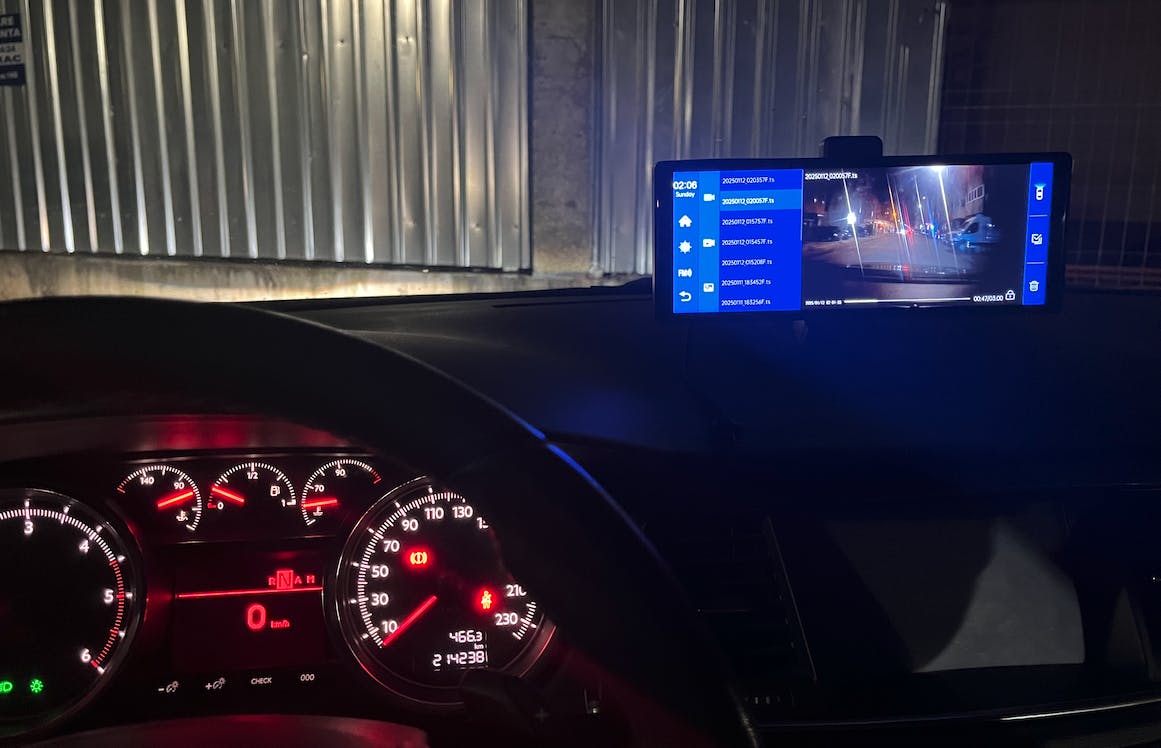 Carplay/Android Auto Wireless 26 cm + Camera Marsarier + Camera de Bor – Carsync