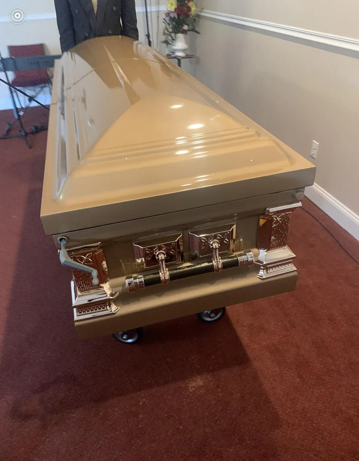 Delta Series Gold - Casket Emporium