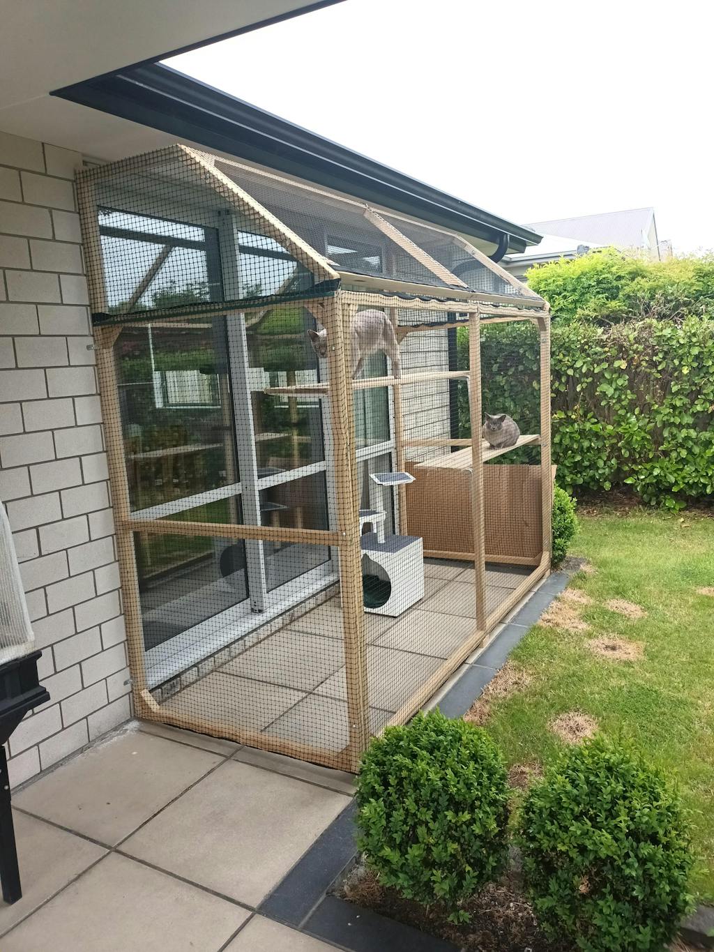 Cat Netting with Reinforced Edging 7.5m x 1.8m – Catnets