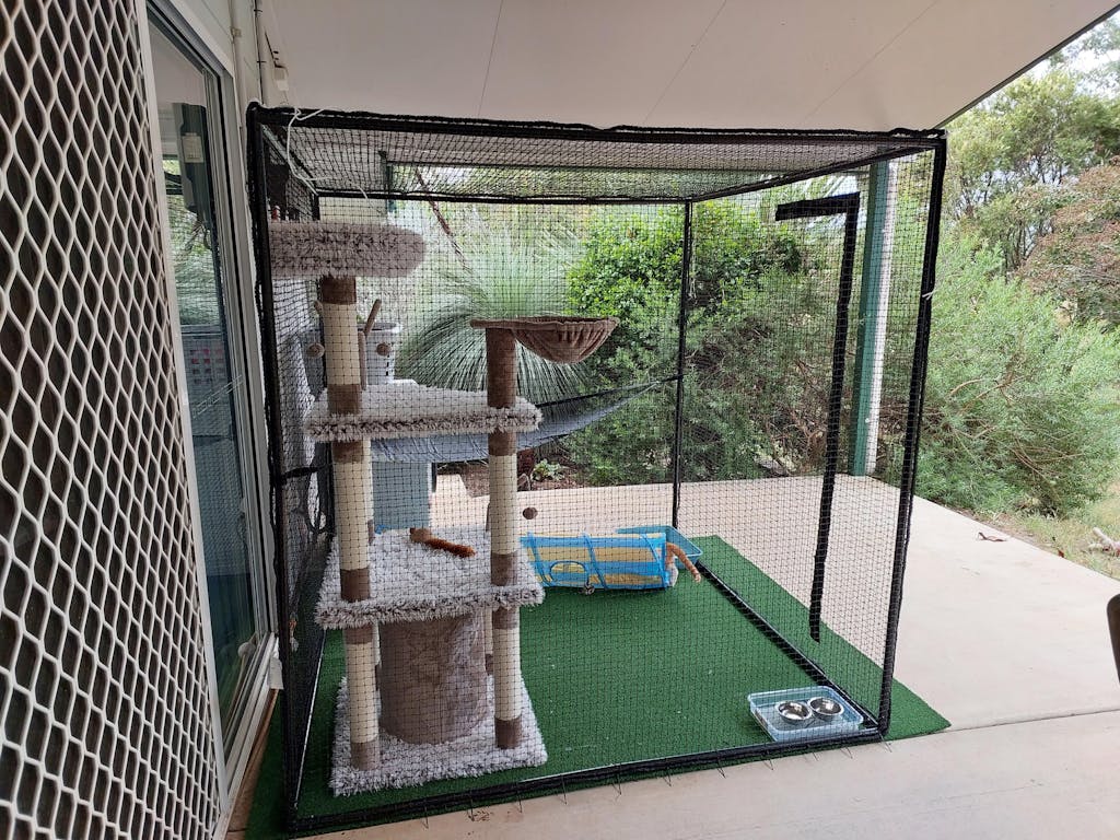 Single Size 1.8m Freestanding Cat Enclosure – Catnets