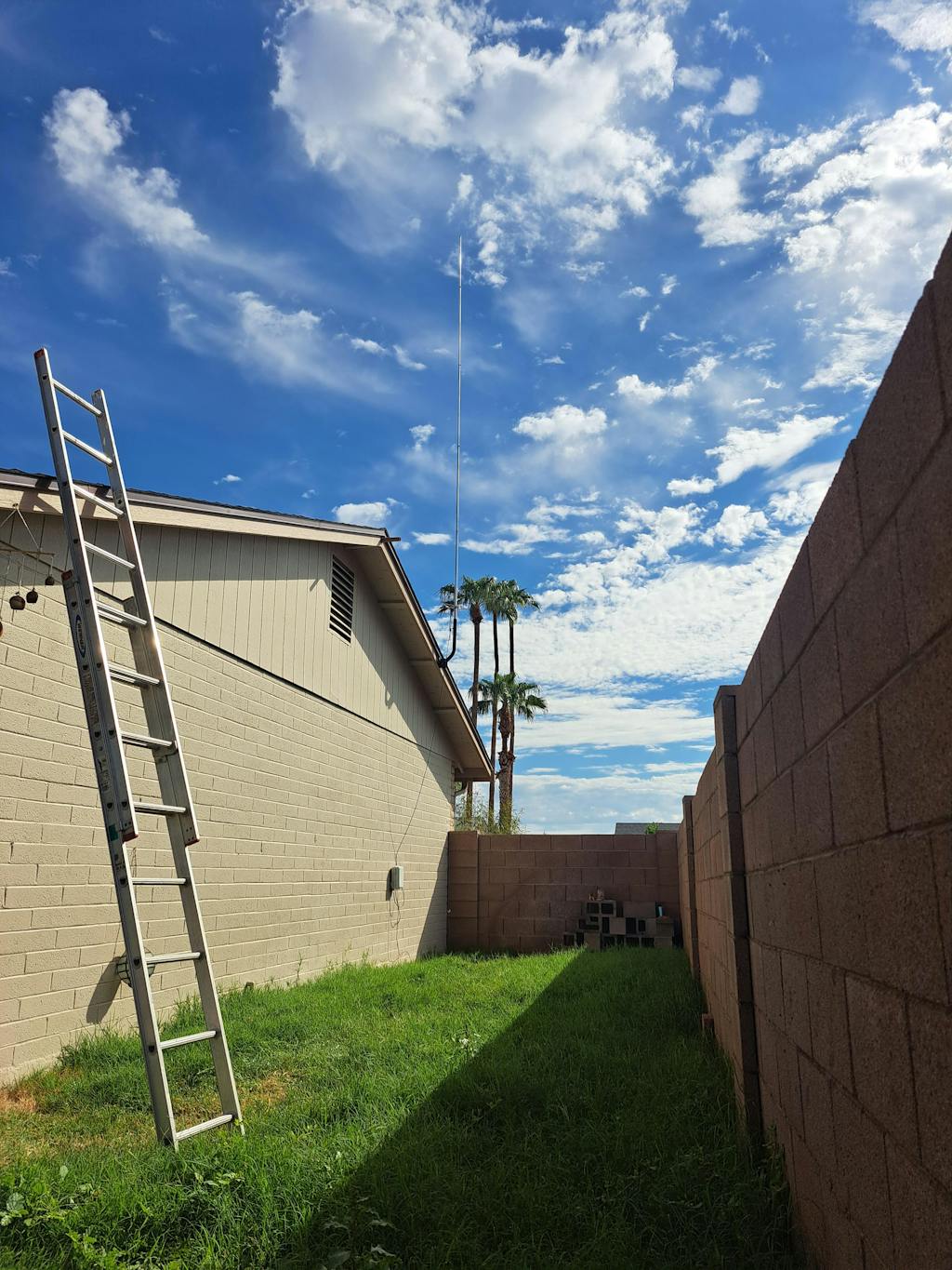 Universal Mount for TV Antenna Installation | Channel Master (CM-3090)