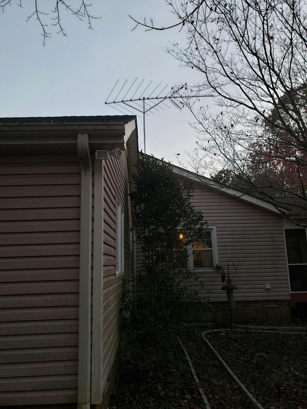 Advantage 100 Long Range Outdoor Digital Antenna | Channel Master (CM-3020)