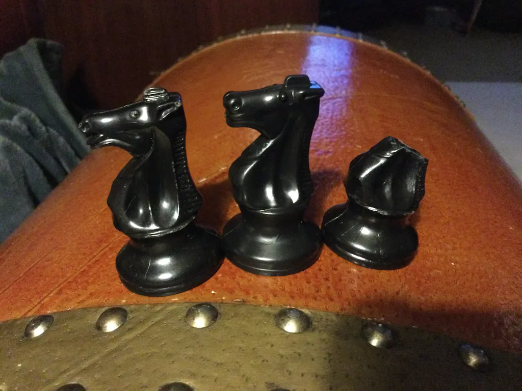 Bulk Solid Plastic Individual Chess Pieces – Chess House