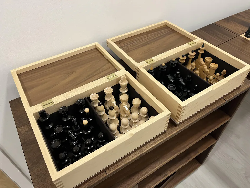 JLP Walnut and Maple Premium Hardwood Chess Piece Box (for standing pi