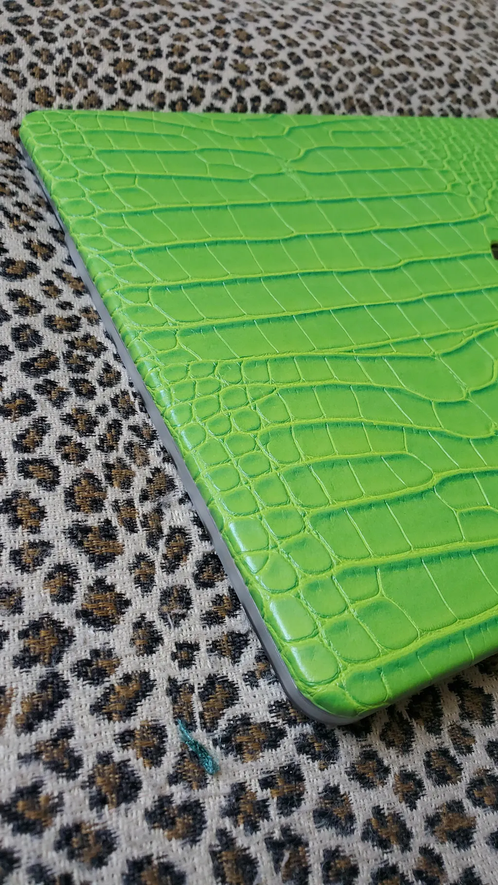 Lime Faux Crocodile MacBook Case – Chic Geeks