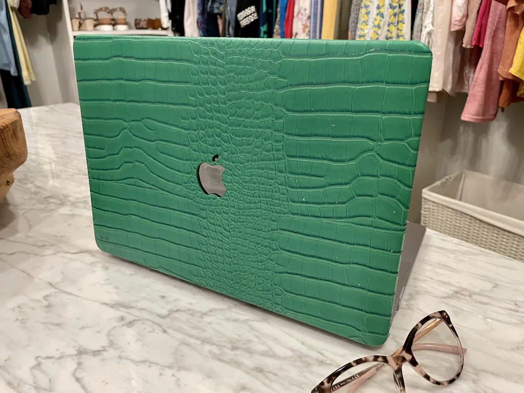 Emerald Faux Crocodile MacBook Case – Chic Geeks